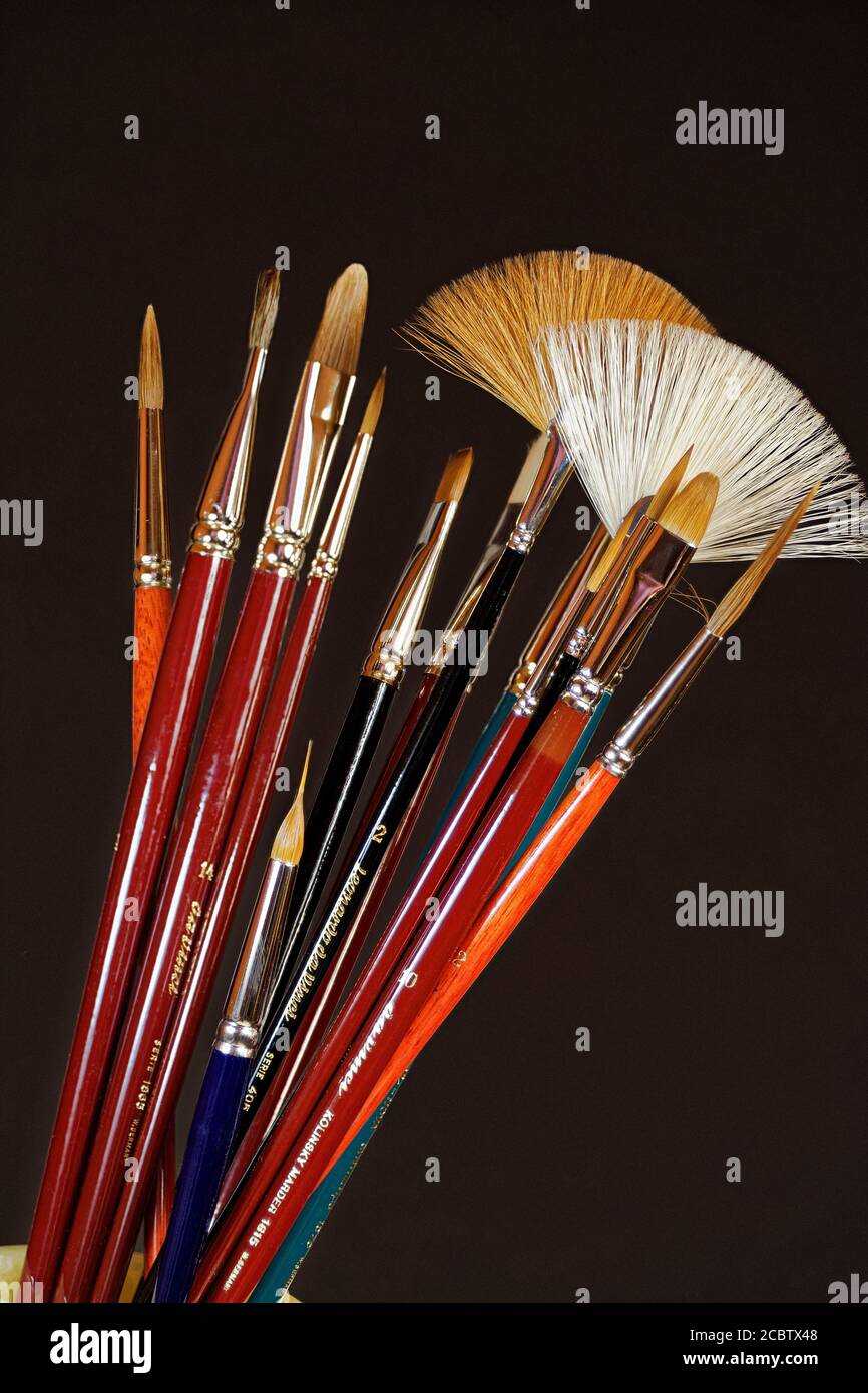 Brushes images hi-res stock photography and images - Alamy