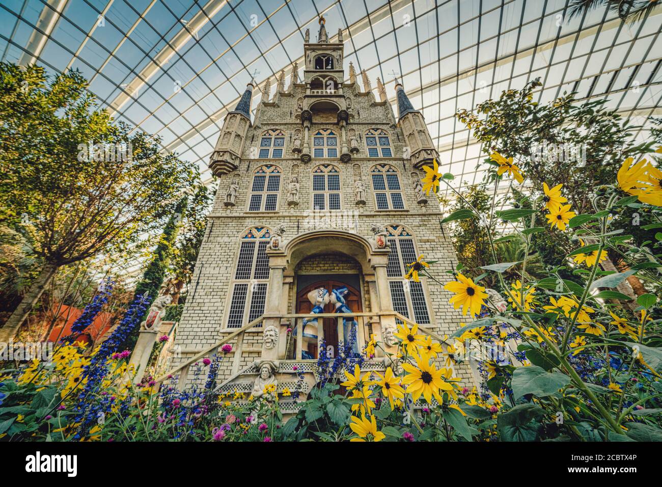 Church in skyline singapore hi-res stock photography and images - Alamy