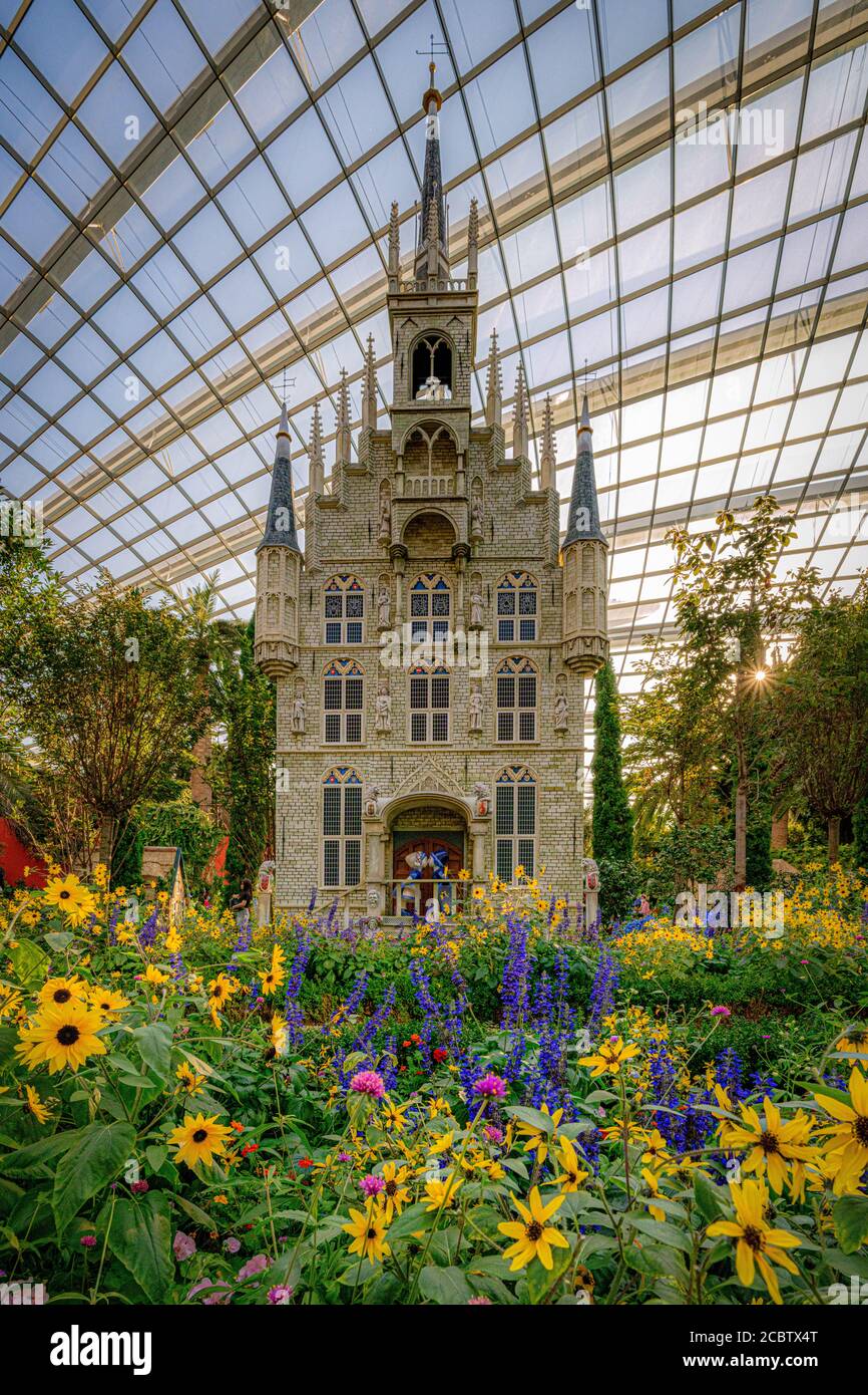 Church in skyline singapore hi-res stock photography and images - Alamy