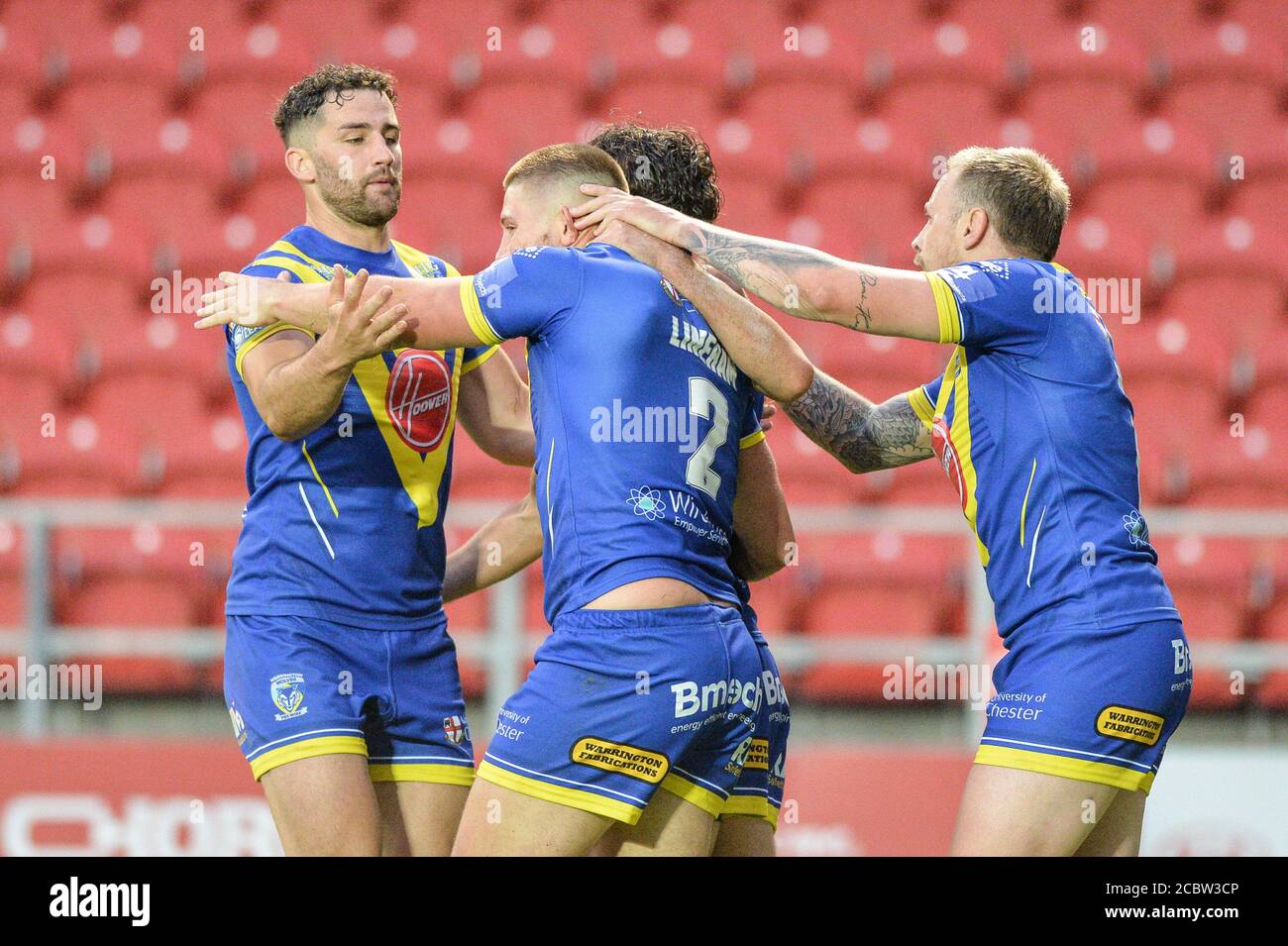 Warrington Wolves celebrate Tom Lineham try Stock Photo - Alamy