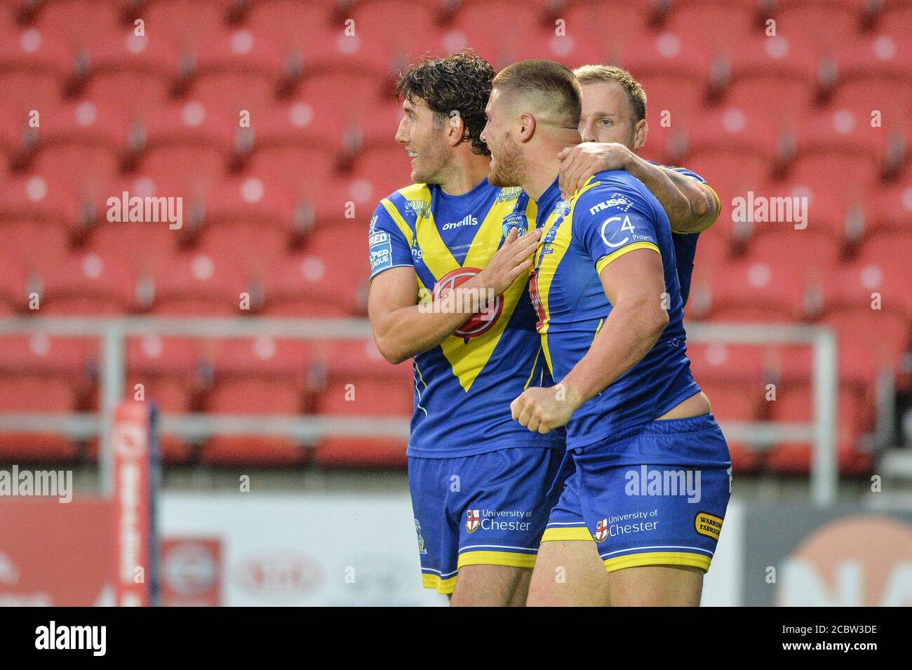 Warrington Wolves celebrate Tom Lineham try Stock Photo - Alamy