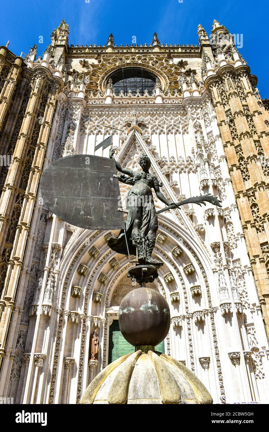Sevilla moorish architecture hi-res stock photography and images - Alamy