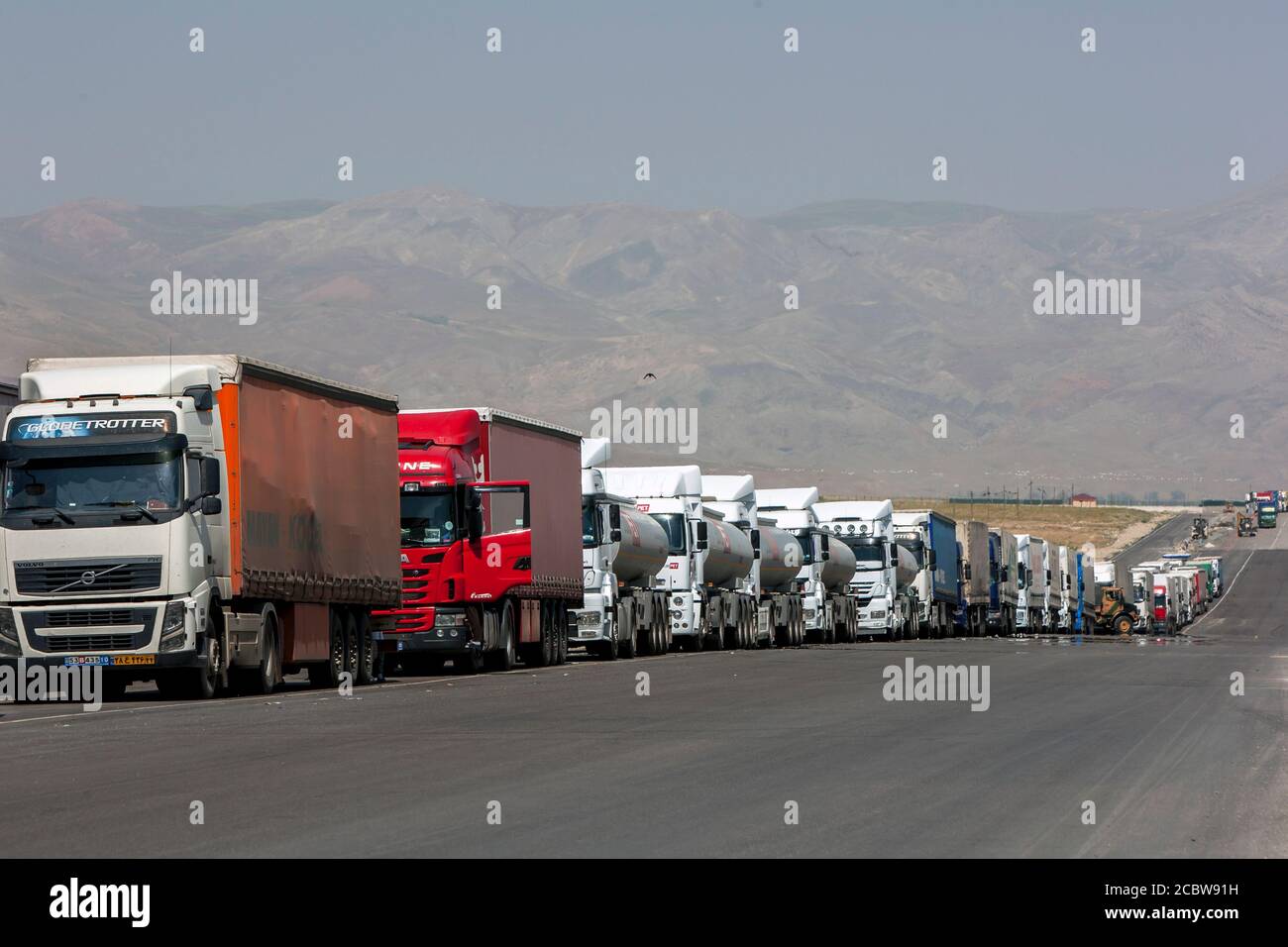 Semi trailers hi-res stock photography and images - Alamy