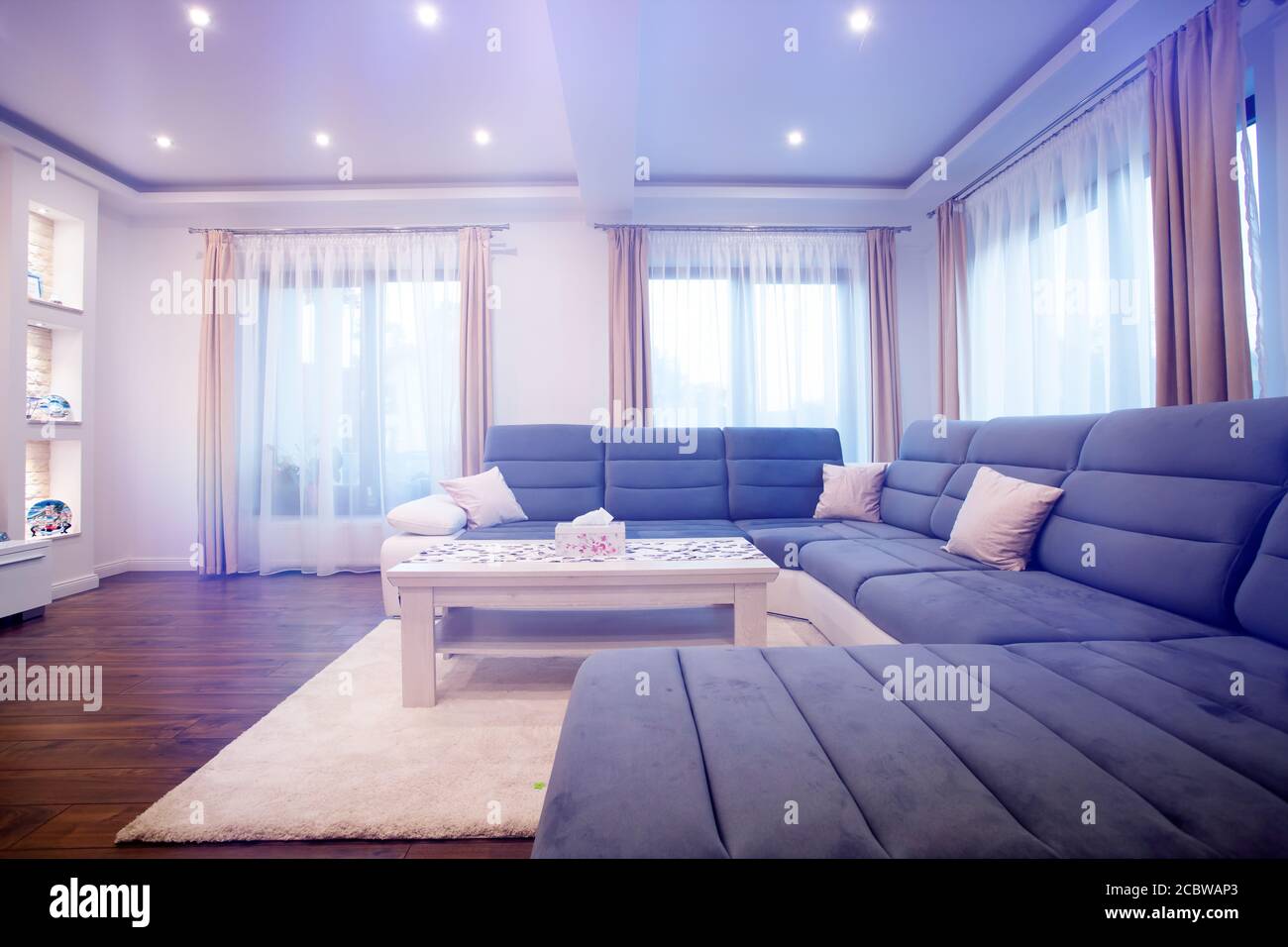 Empty couch wide angle hi-res stock photography and images - Alamy