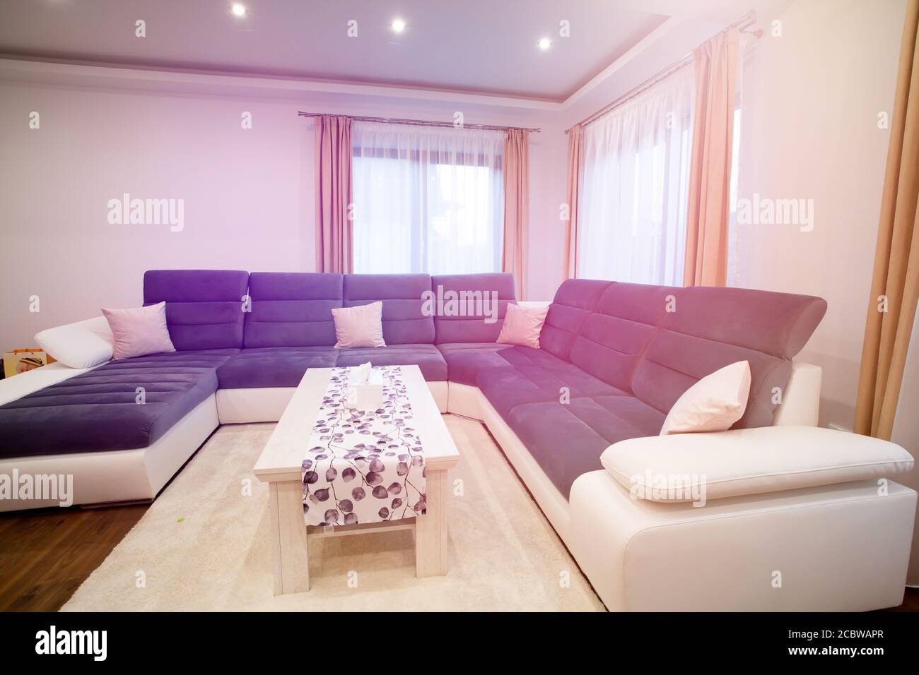 Empty couch wide angle hi-res stock photography and images - Alamy
