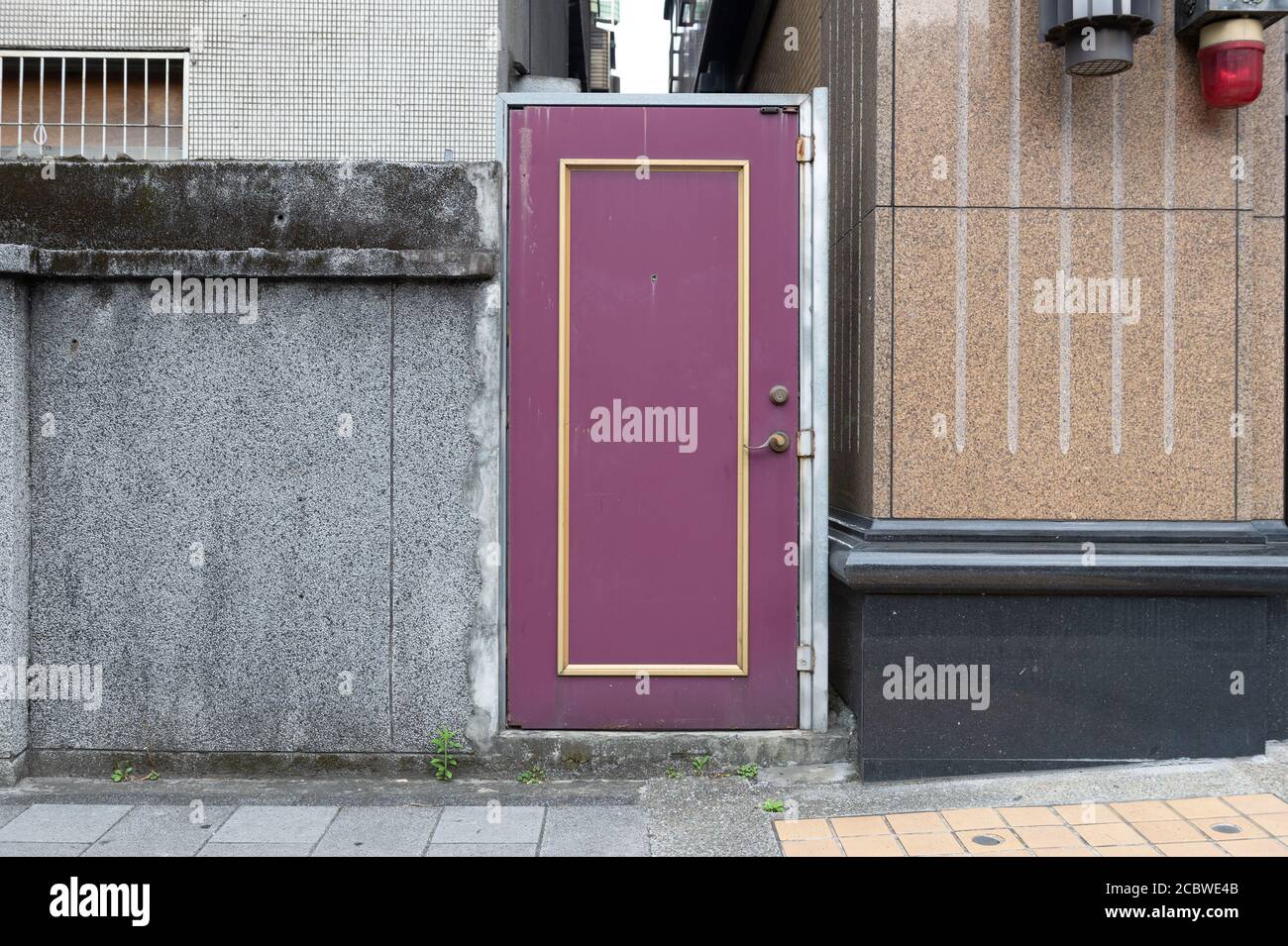 sidewalk by street wall & door Stock Photo - Alamy