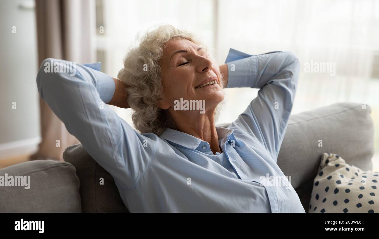 Retiree 70s hi-res stock photography and images - Alamy