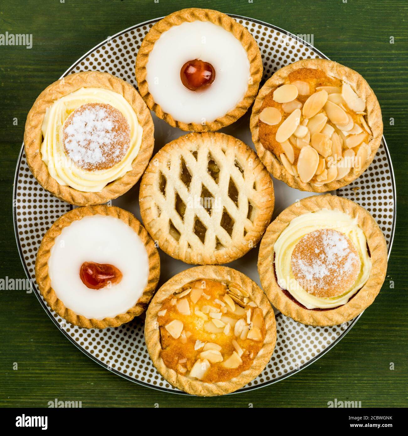 Individual square cakes hi-res stock photography and images - Alamy