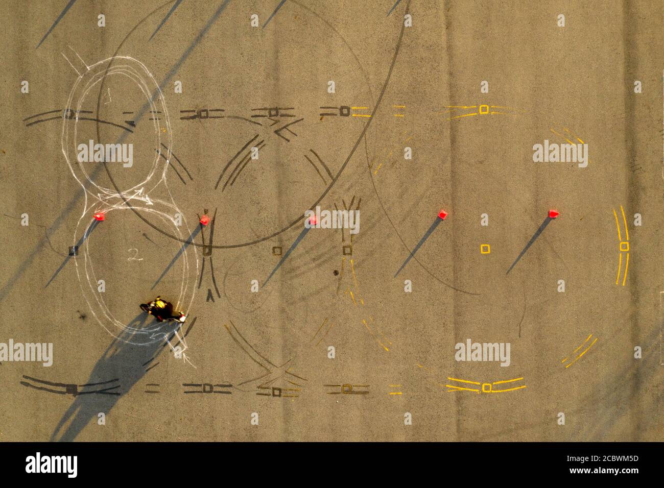 Drivers racing school hi-res stock photography and images - Alamy