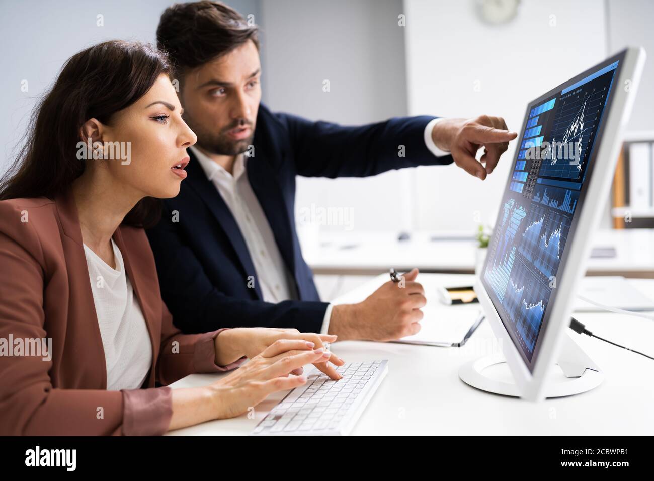 Trading desk hi-res stock photography and images - Alamy