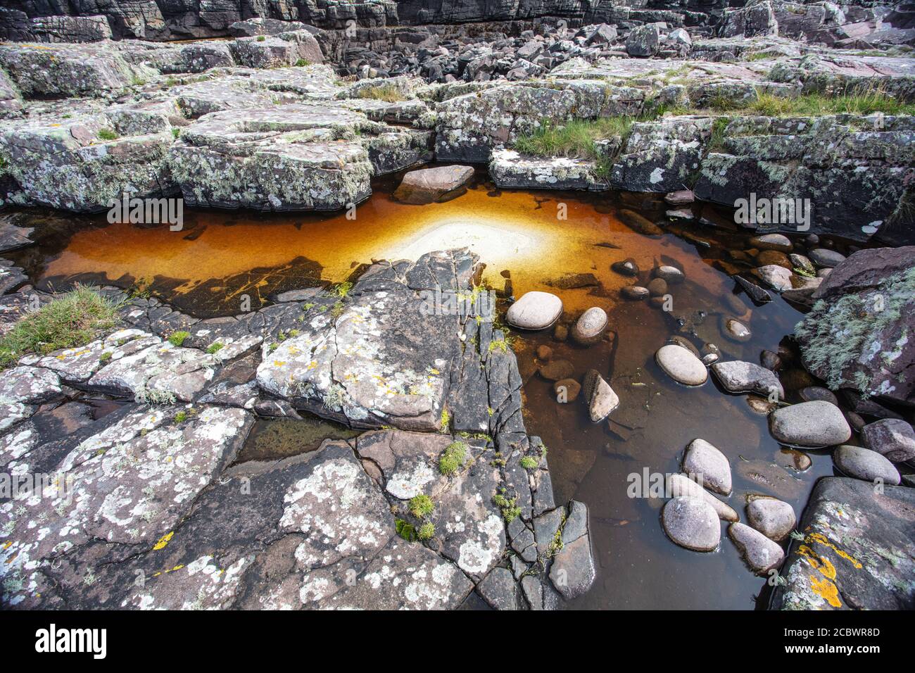 Wave cut platform scotland hi-res stock photography and images - Alamy