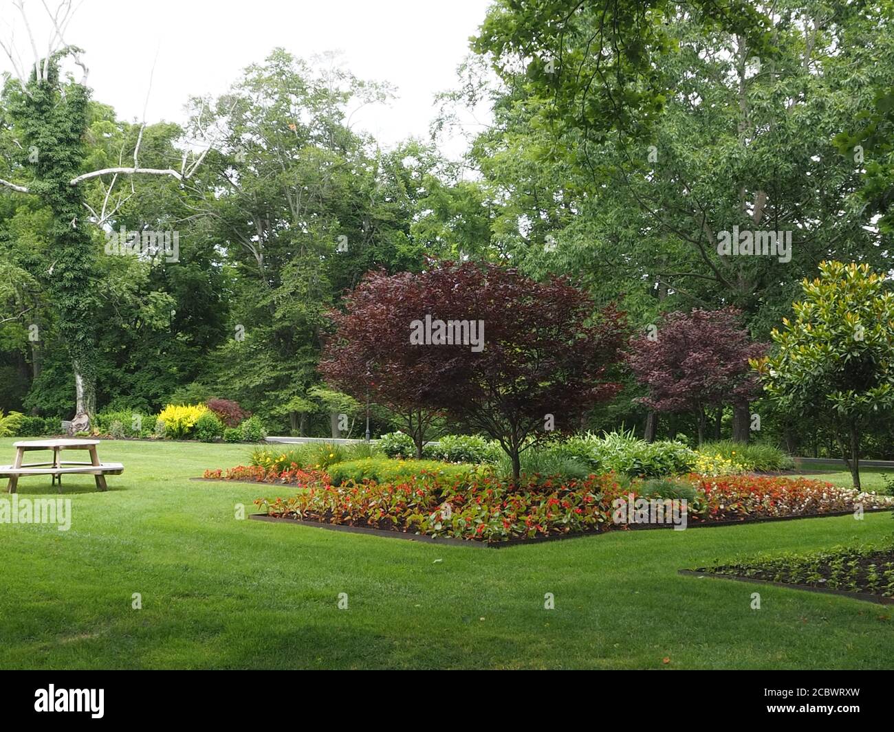 Grounds and gardens hi-res stock photography and images - Alamy