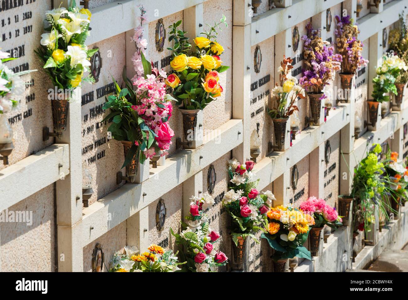 Tomb slab hi-res stock photography and images - Alamy