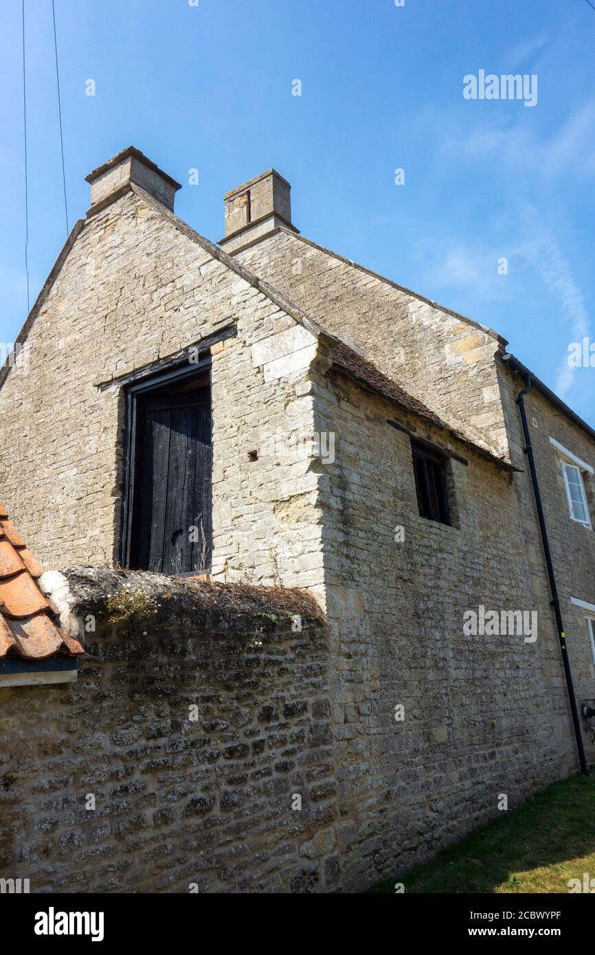 Barn storage cottage Stock Photo - Alamy