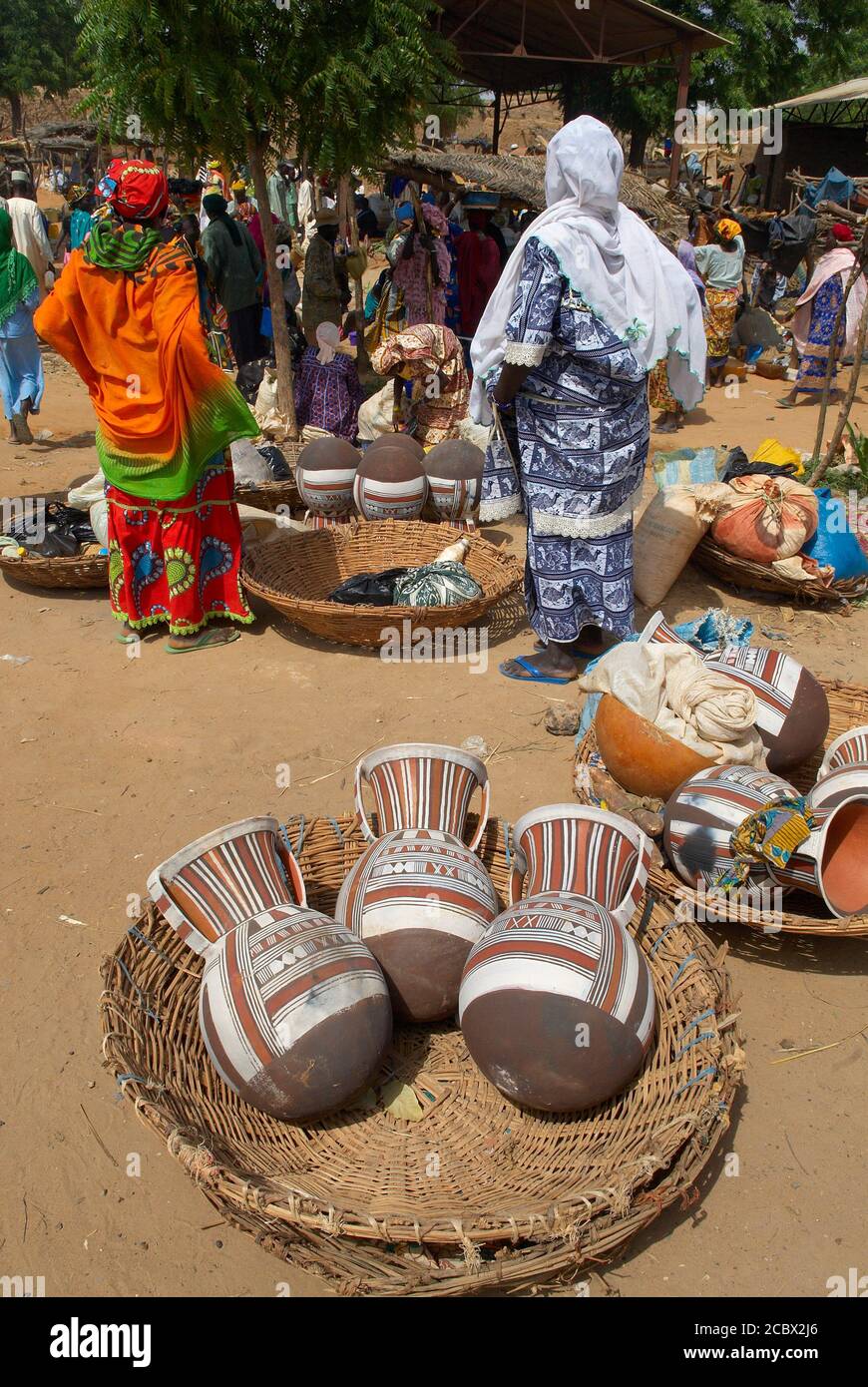 West africa culture pottery hi-res stock photography and images - Alamy