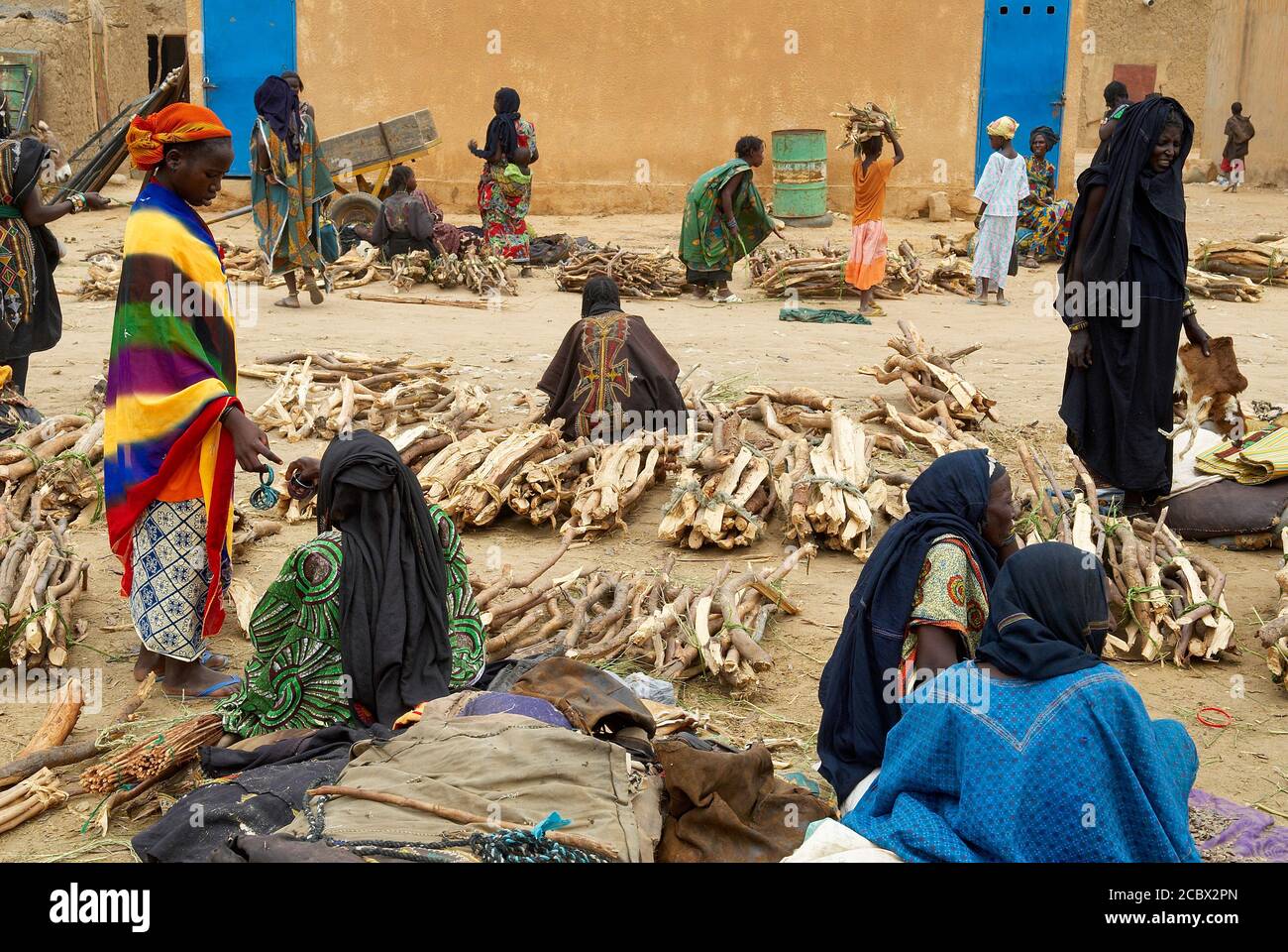 Niger. Sunday market at Ayorou on the Niger river bank Stock Photo - Alamy