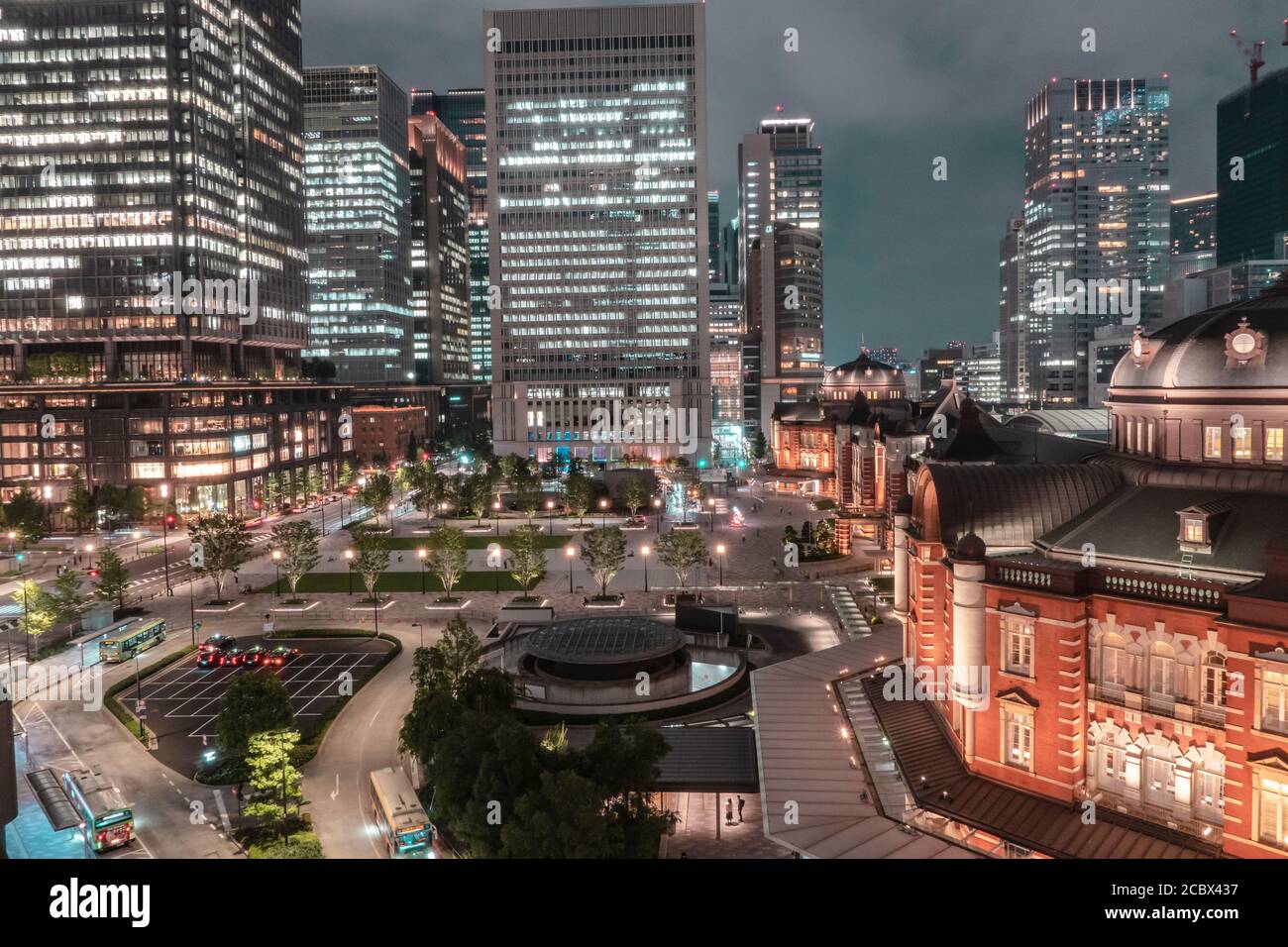Tokyo marunouchi street hi-res stock photography and images - Alamy