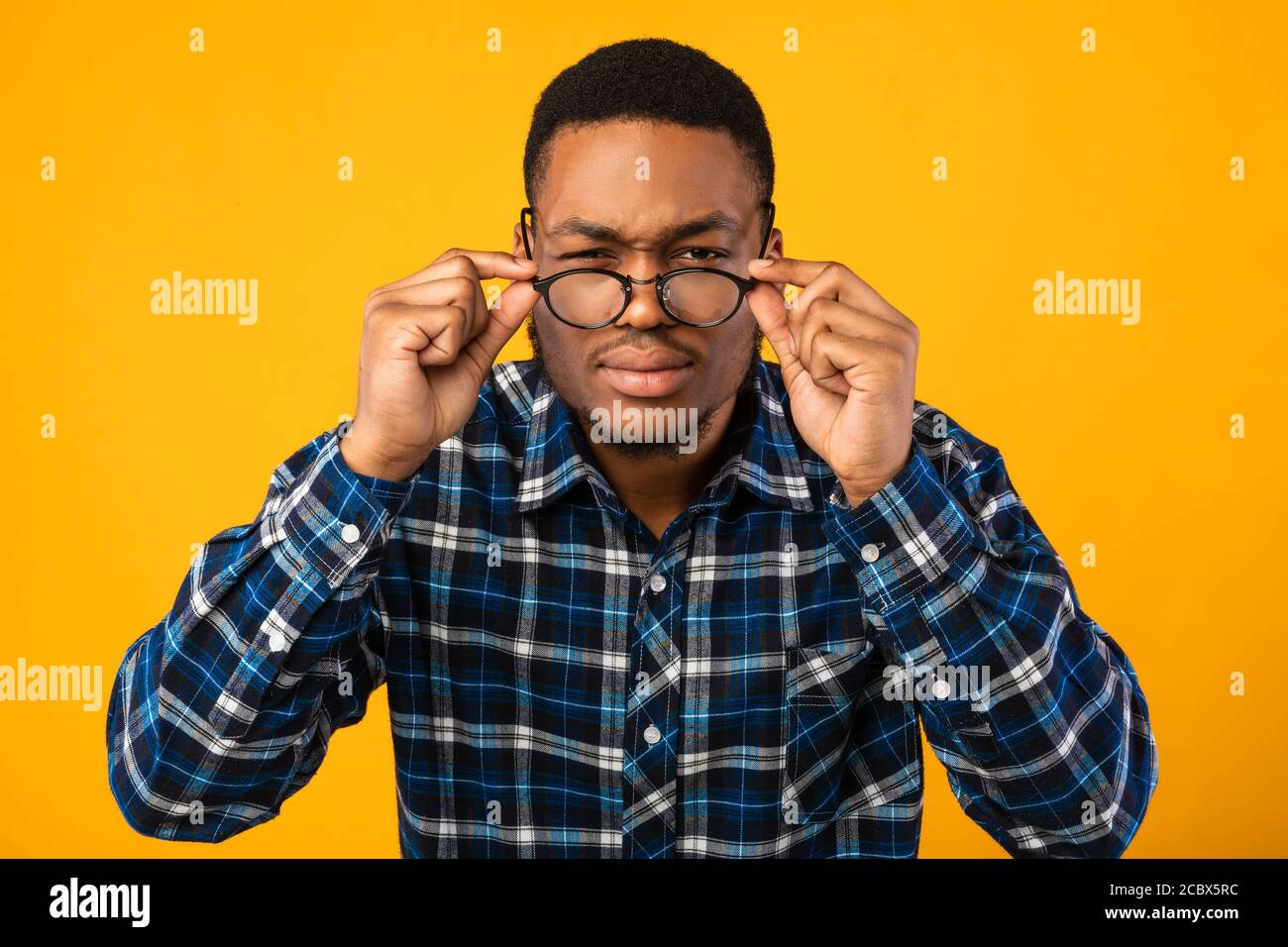 Squint eyes hi-res stock photography and images - Alamy