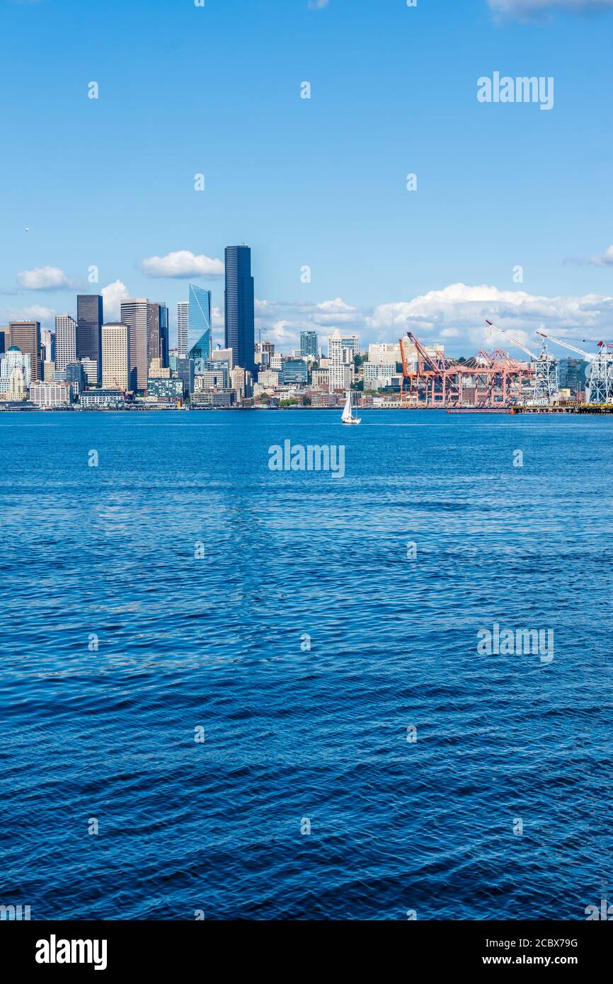 A view of the Seattle skyline in the Pacific Northwest Stock Photo - Alamy