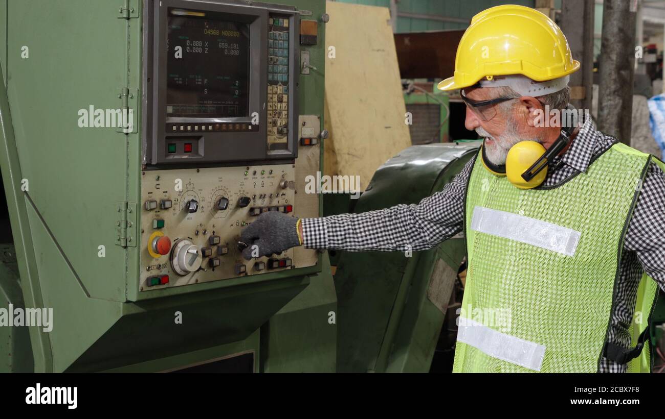 Pressing in machine hi-res stock photography and images - Alamy