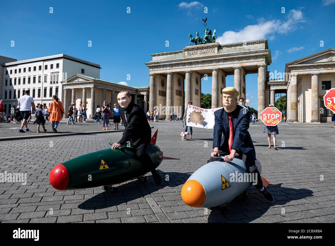 Arms control and disarmament negotiations hi-res stock photography and ...