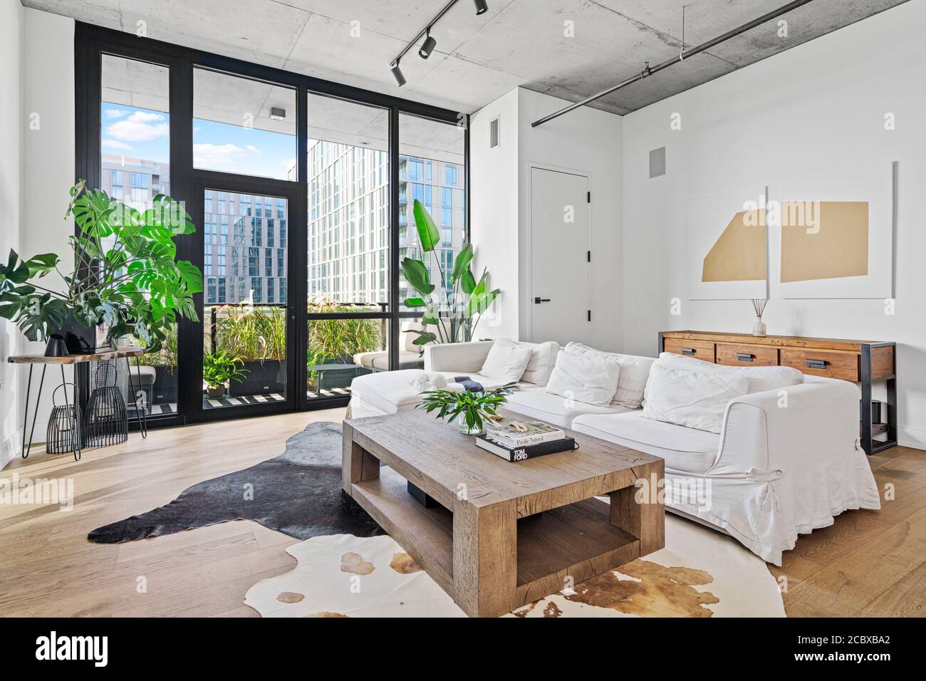 Luxury condo interior hi-res stock photography and images - Alamy