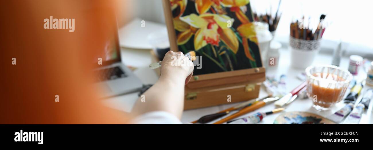 Professional artist hi-res stock photography and images - Alamy