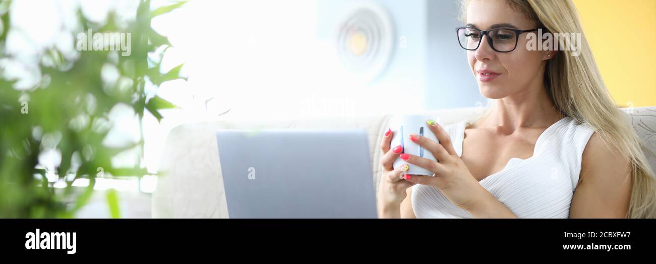 Couch employee hi-res stock photography and images - Alamy