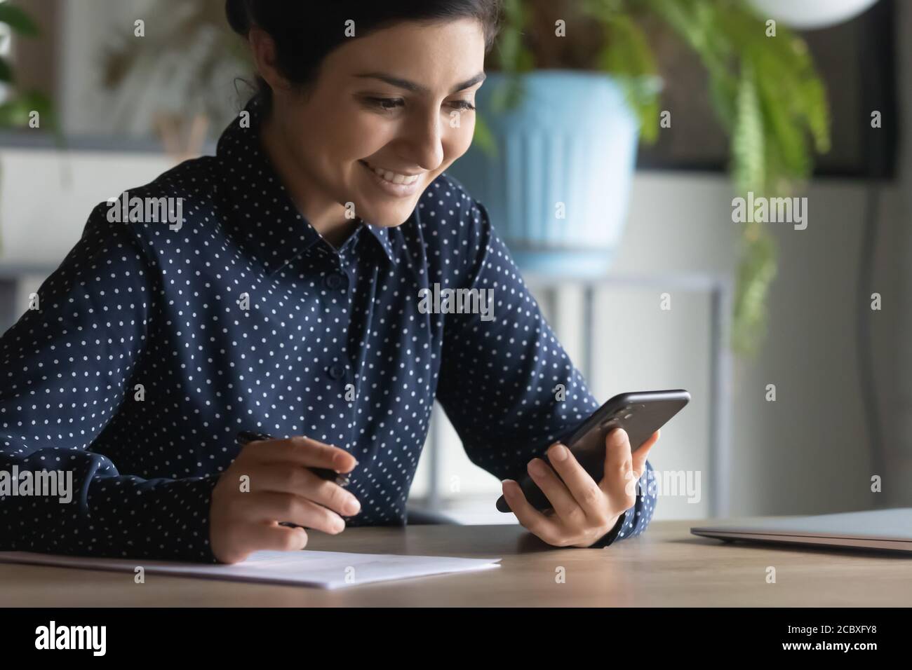 Internet agreement hi-res stock photography and images - Alamy