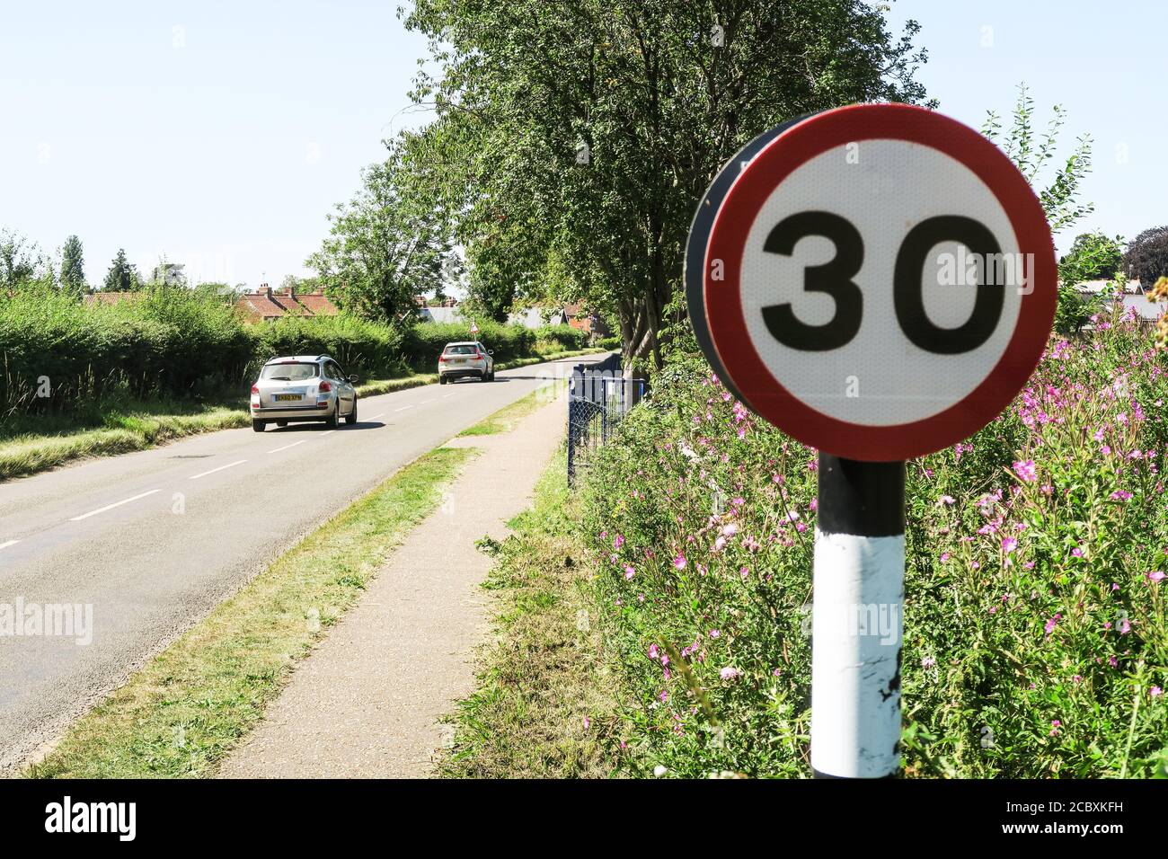 30mph sign hi-res stock photography and images - Alamy