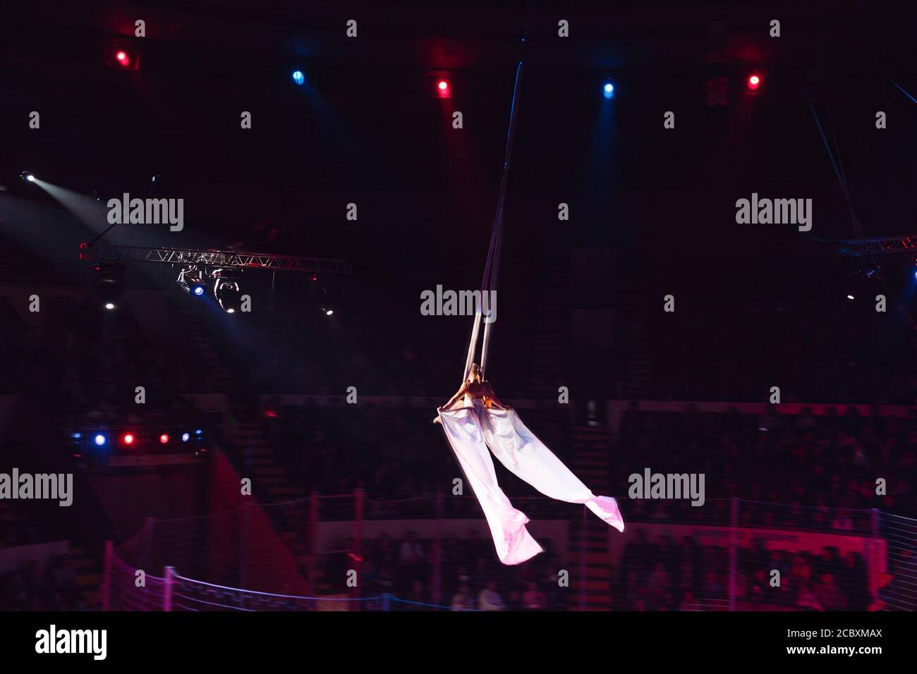 Professional acrobats hi-res stock photography and images - Alamy