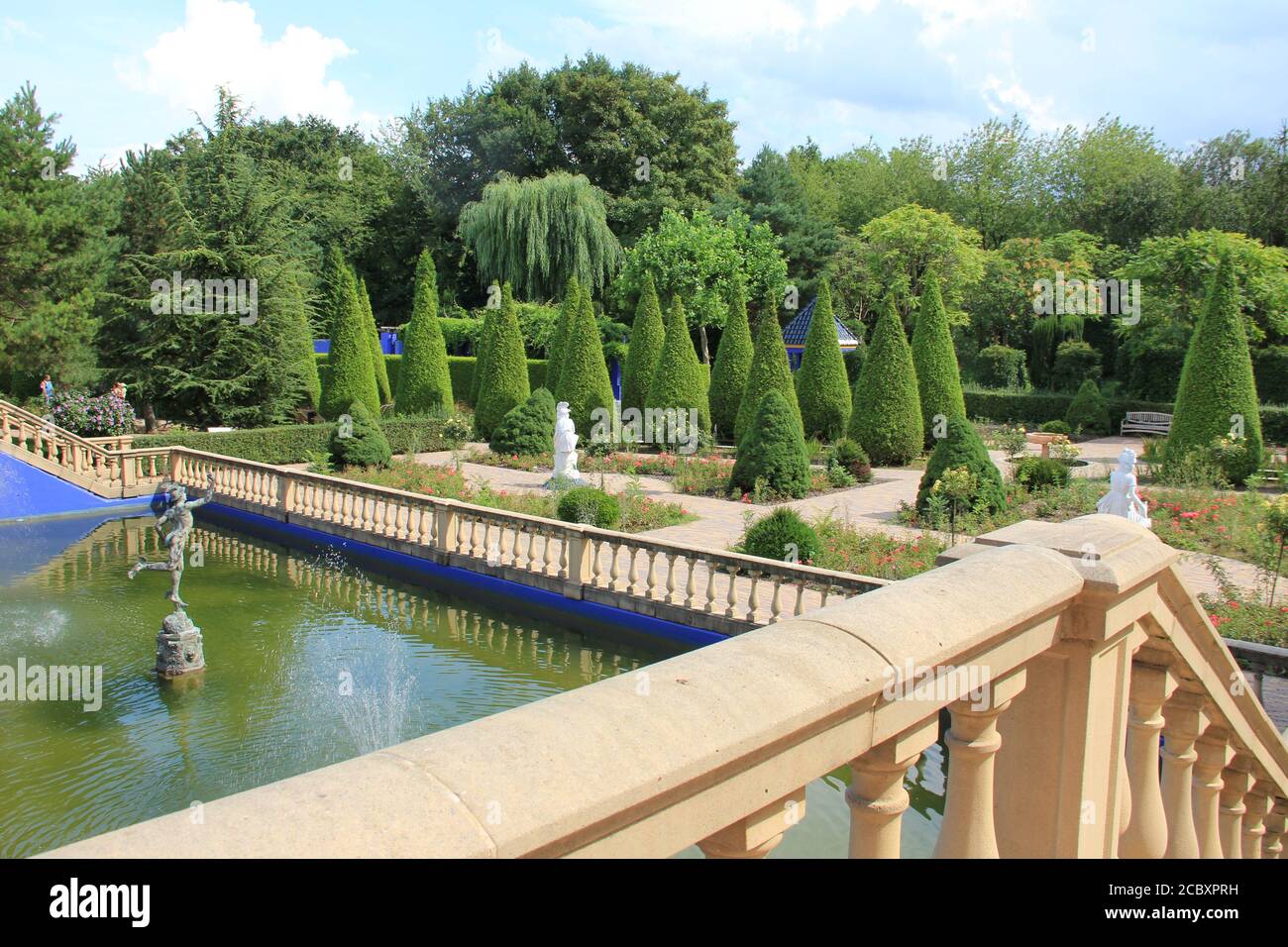 Mondo verde world gardens hi-res stock photography and images - Alamy