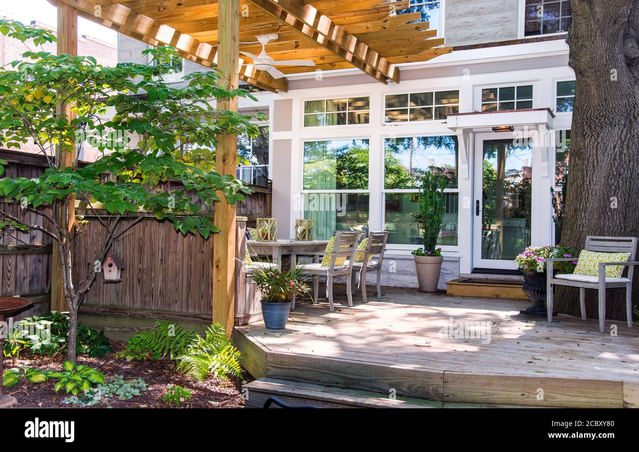 Outdoor seating design hi-res stock photography and images - Alamy