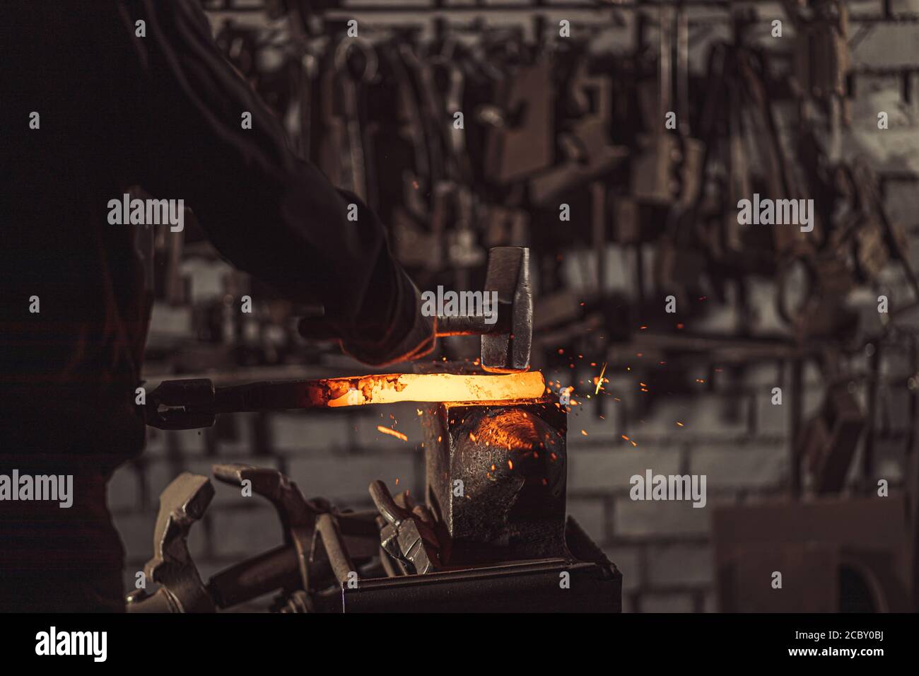 Beating up man hi-res stock photography and images - Alamy