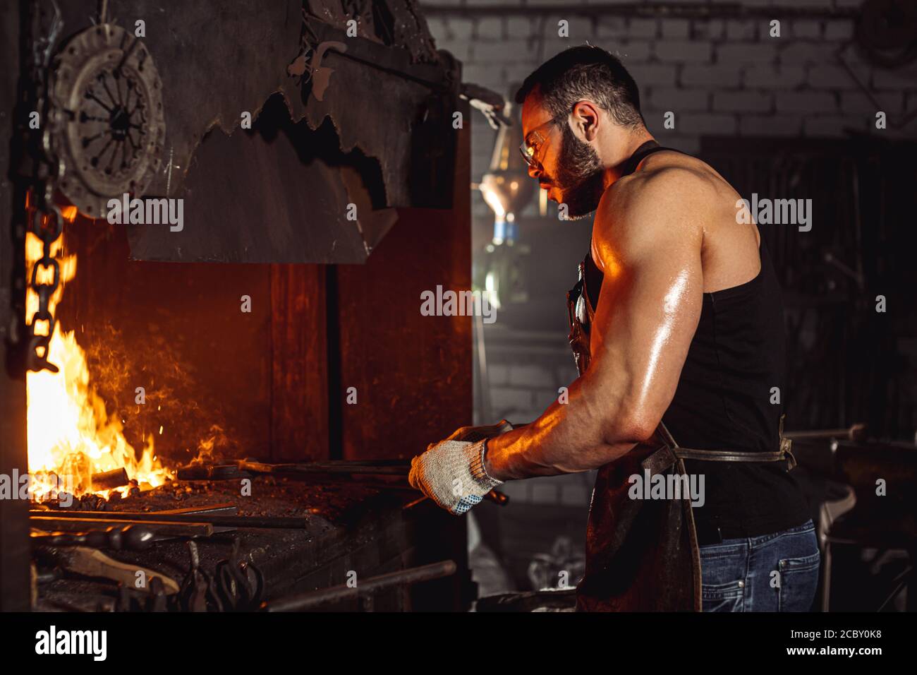 Sinewy man hi-res stock photography and images - Alamy