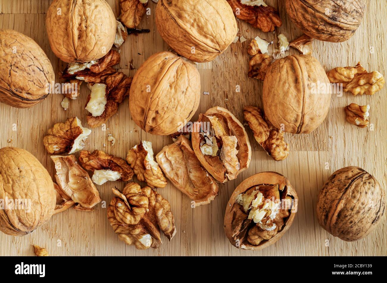 Walnuts in shell hi-res stock photography and images - Alamy
