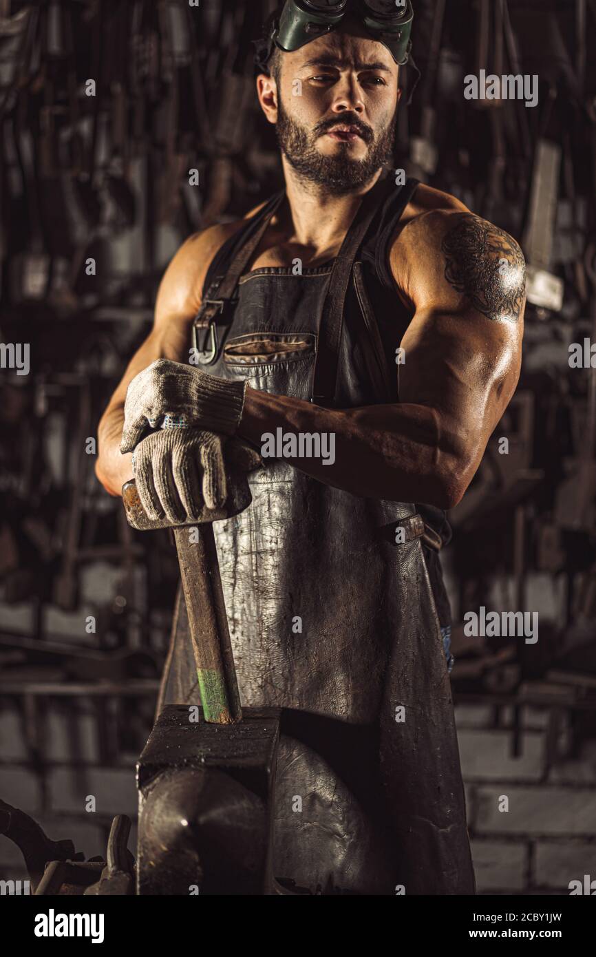 Metal bar in forge hi-res stock photography and images - Alamy