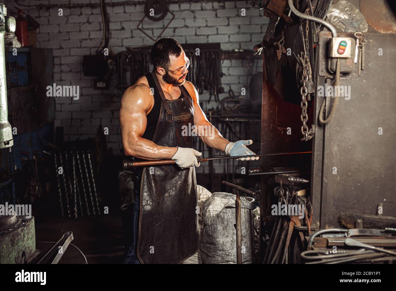 Abdominal apron hi-res stock photography and images - Alamy