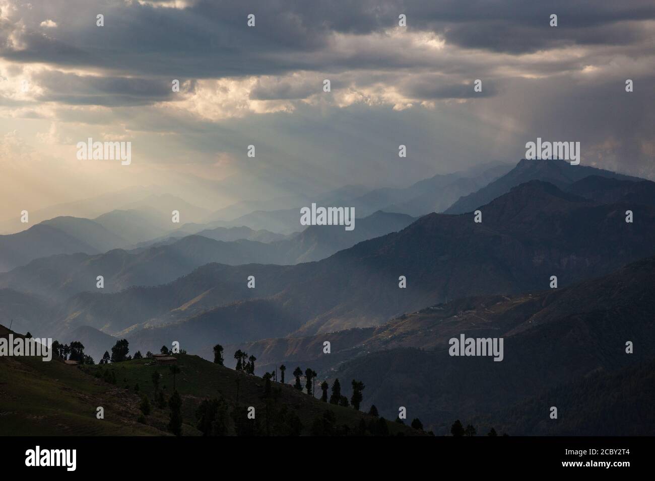 Dhauladhar Mountain Range in Himalayas, Himachal Pradesh, India Stock ...