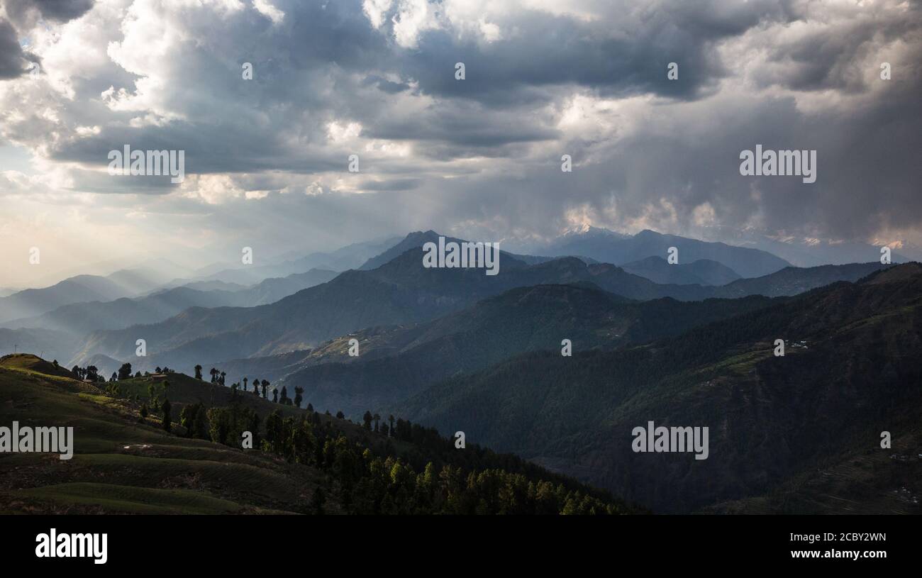Dhauladhar Mountain Range in Himalayas, Himachal Pradesh, India Stock ...