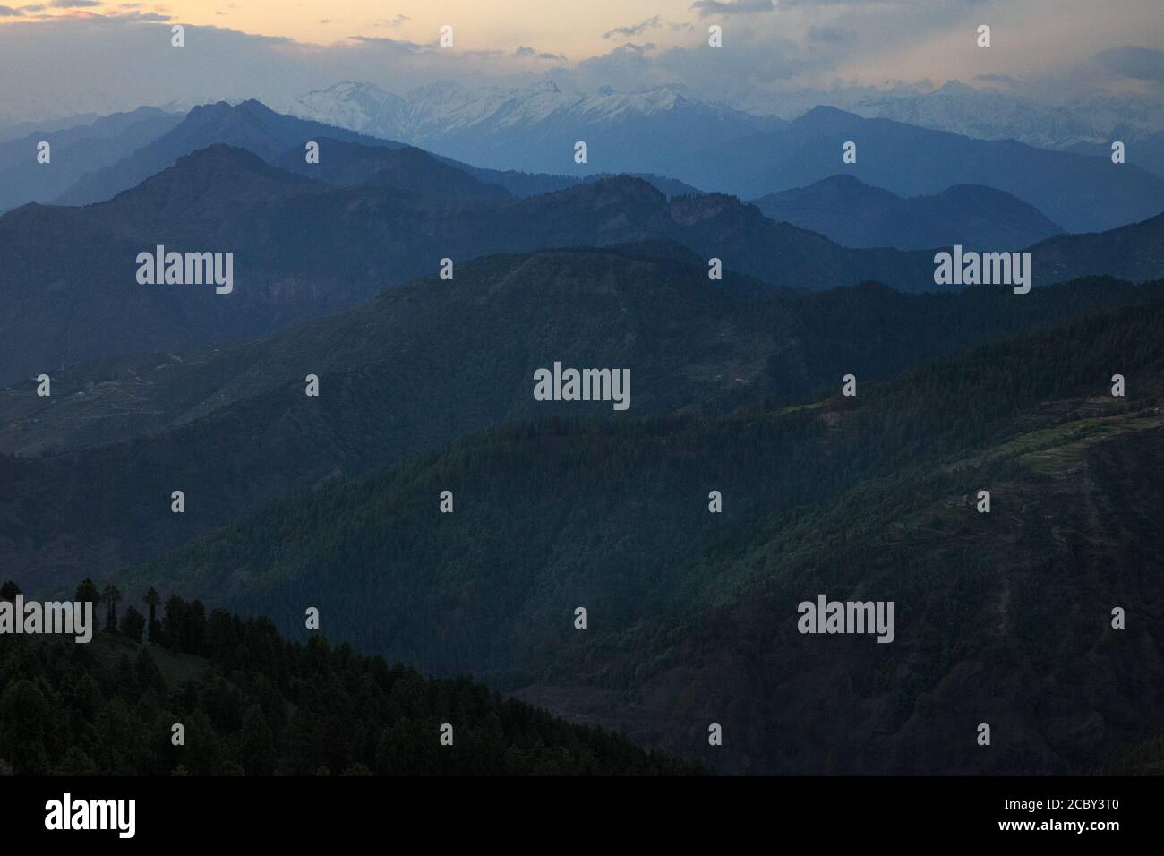 Dhauladhar india hi-res stock photography and images - Alamy