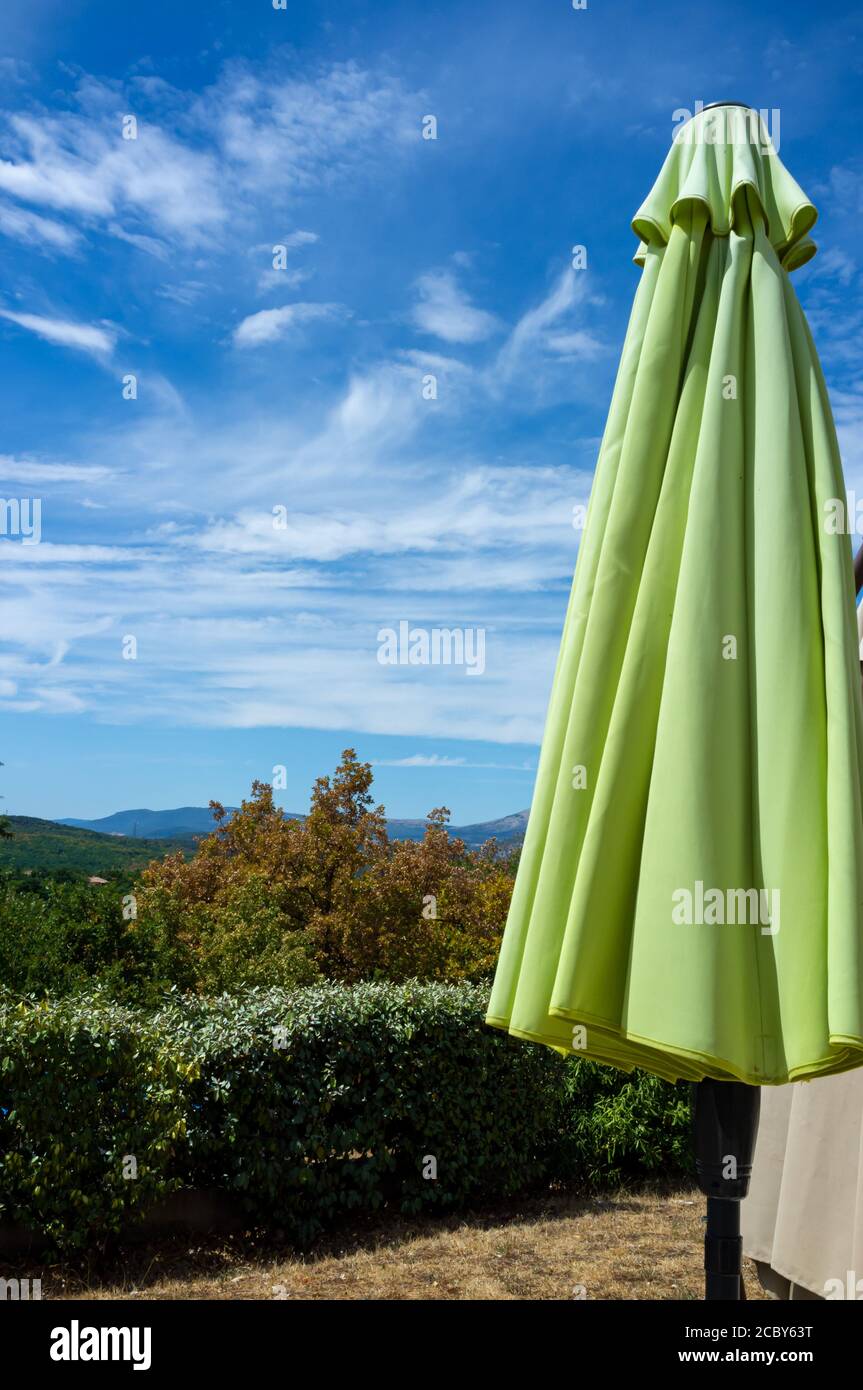 Provencal countryside mountains hi-res stock photography and images - Alamy