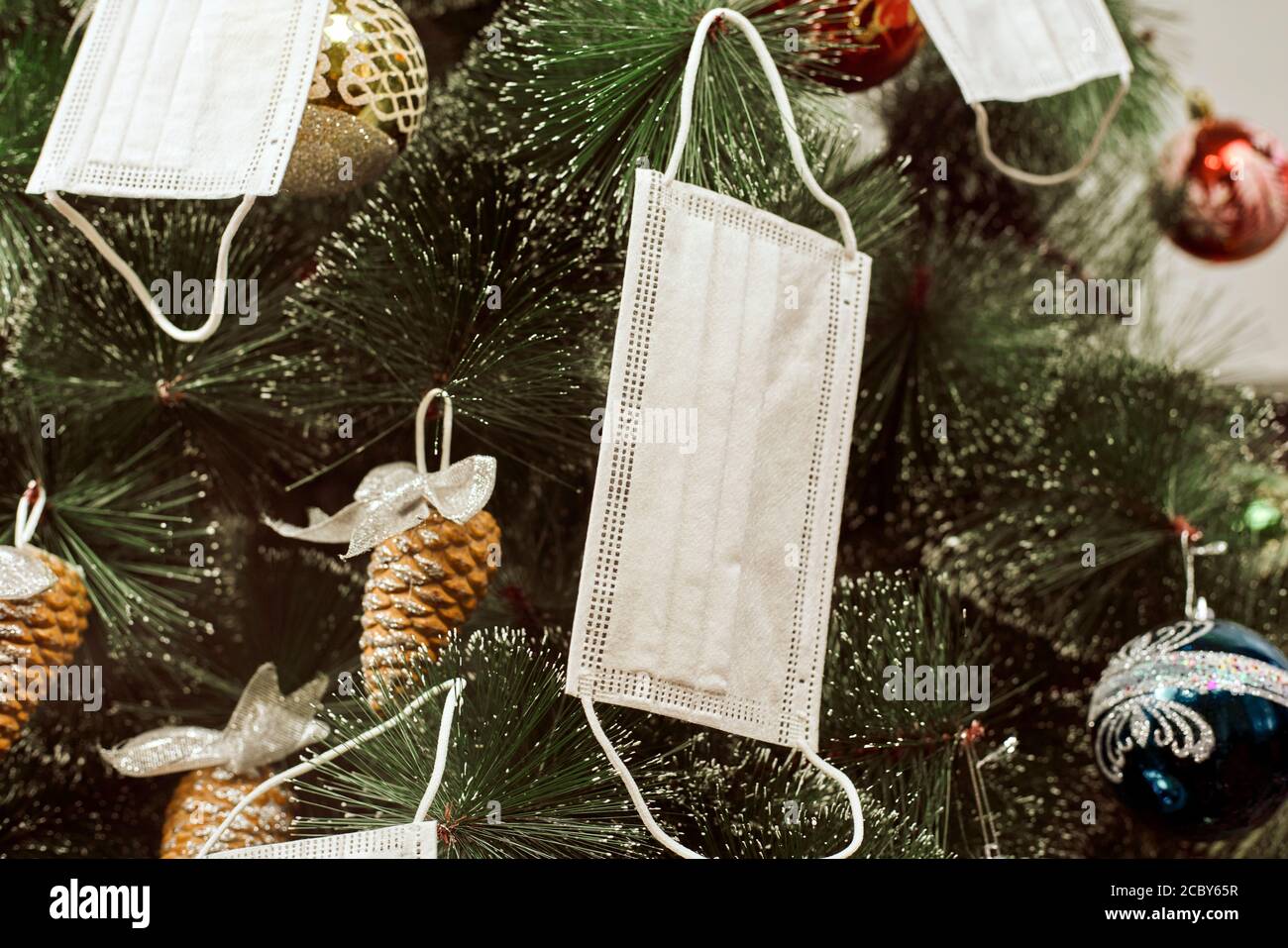 Celebrating Christmas in coronavirus pandemic. Safe holiday celebration ...