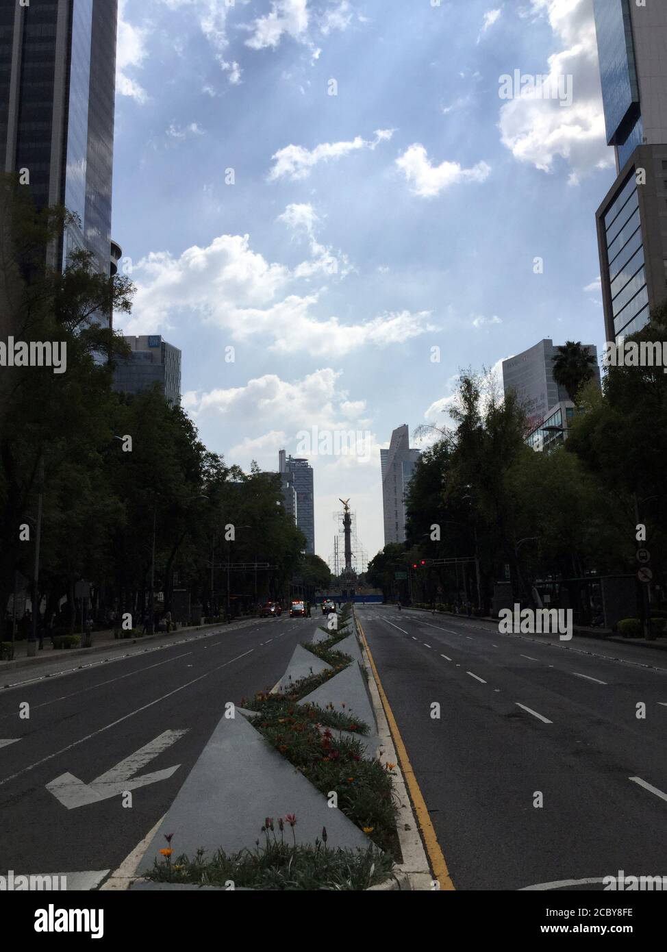 Reforma mexico city construction hi-res stock photography and images ...