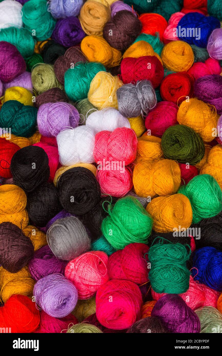 Guatemala weaving market hi-res stock photography and images - Alamy