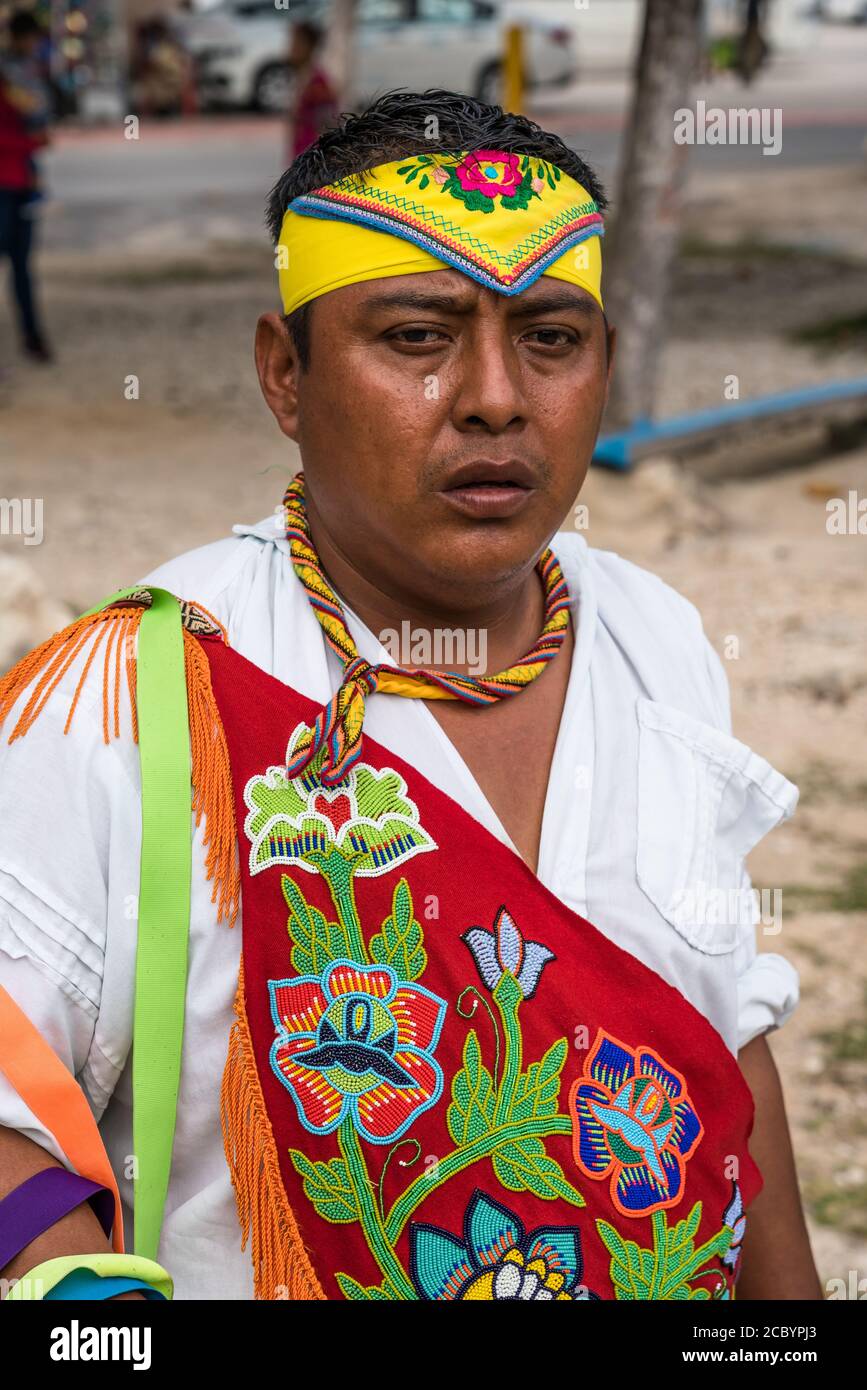 Voladores mexican hi-res stock photography and images - Alamy