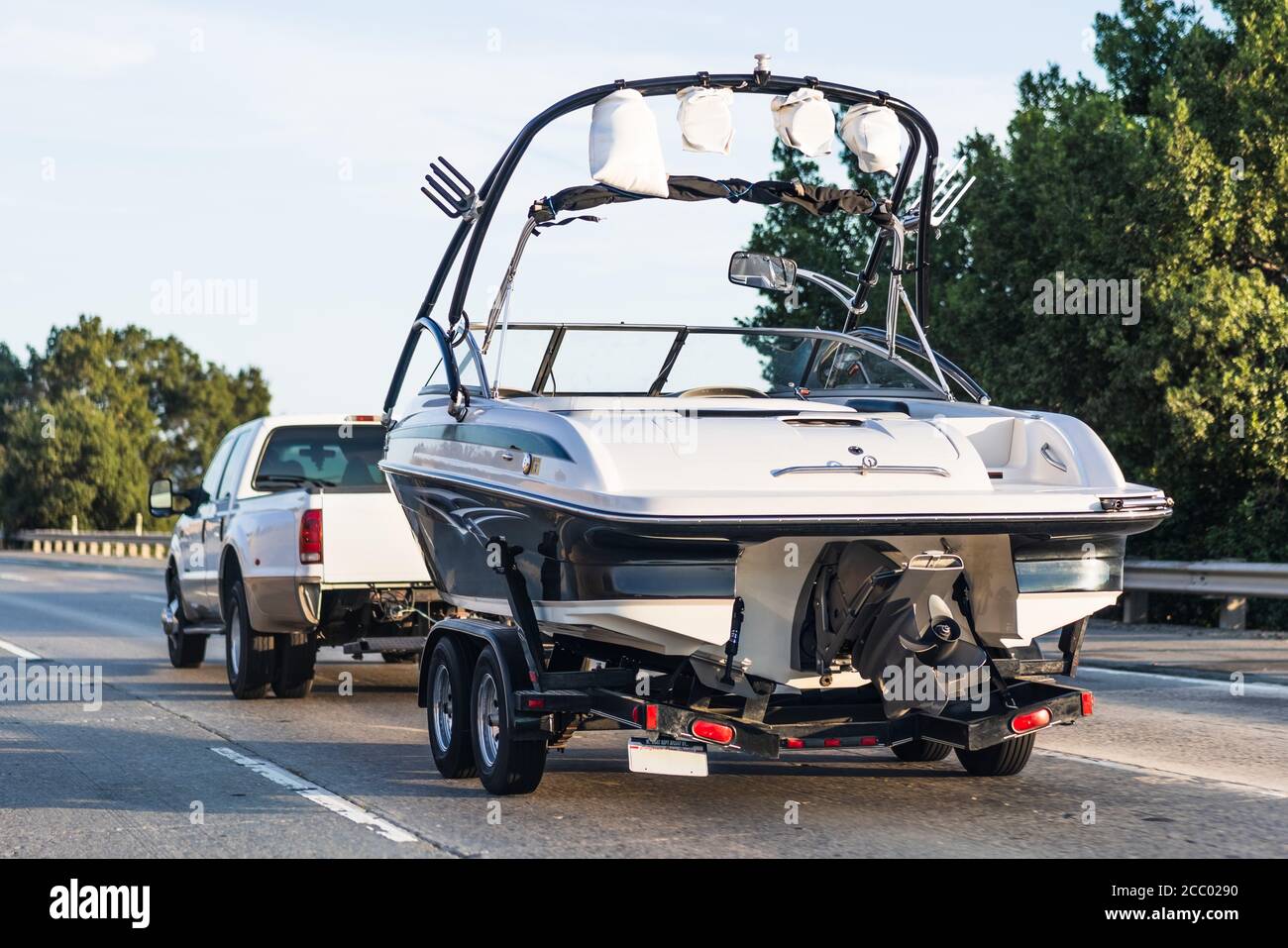 Semi truck towing hi-res stock photography and images - Alamy