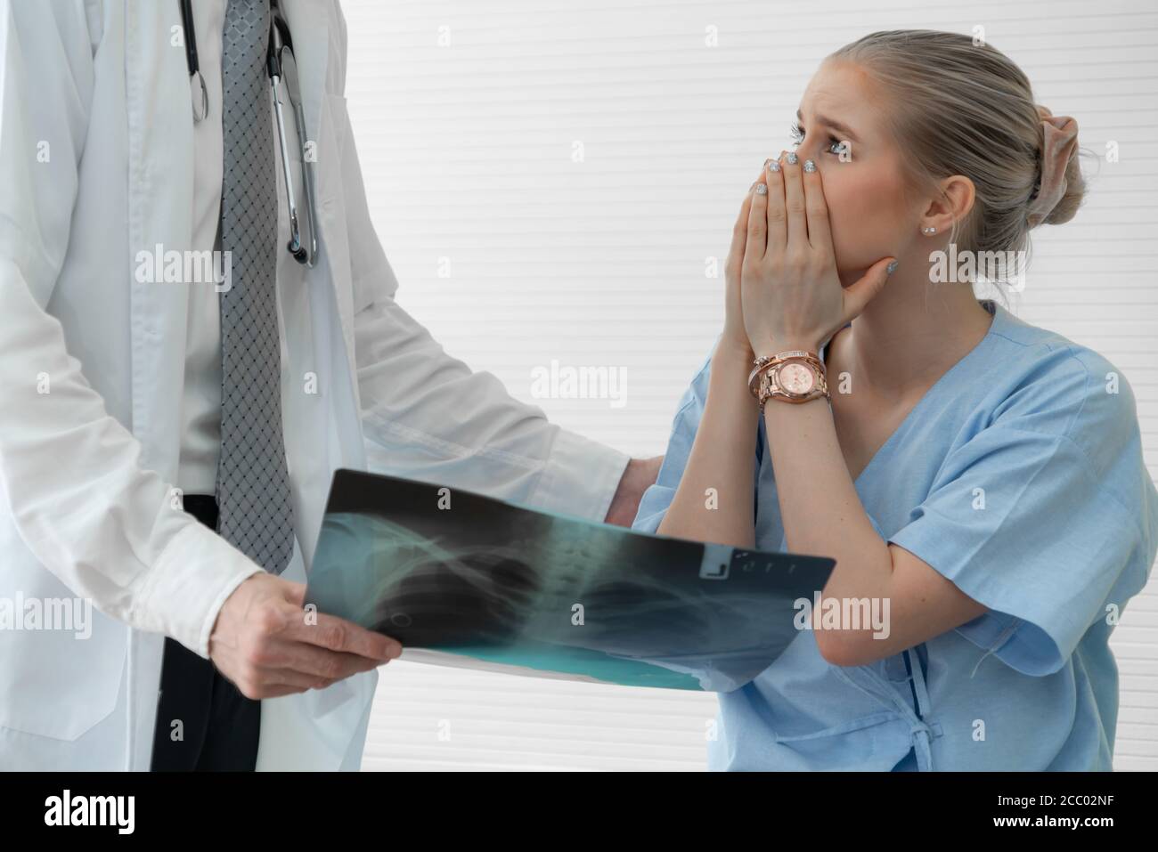Hospital surgeon mistake hi-res stock photography and images - Alamy