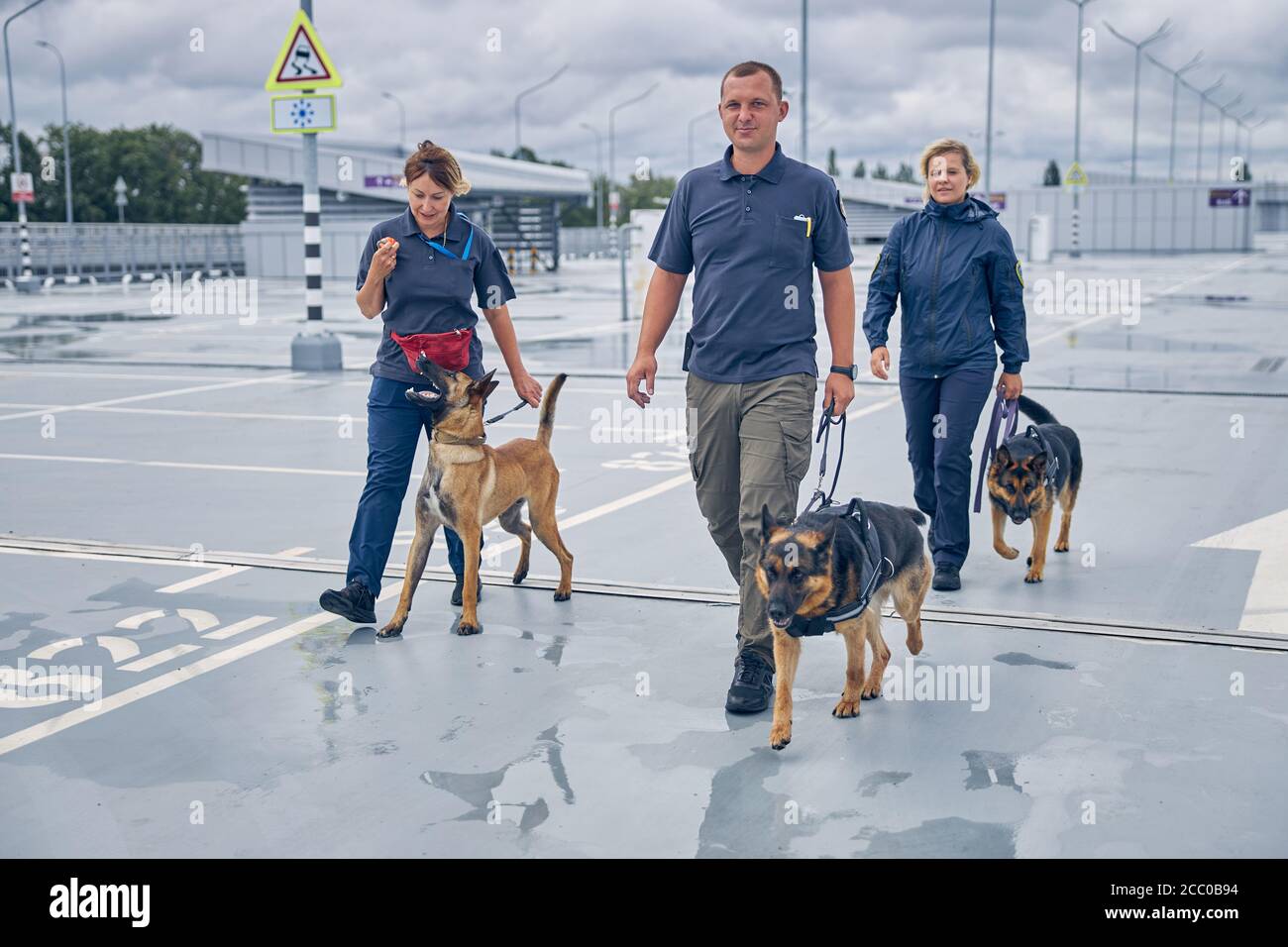Border force officers hi-res stock photography and images - Alamy