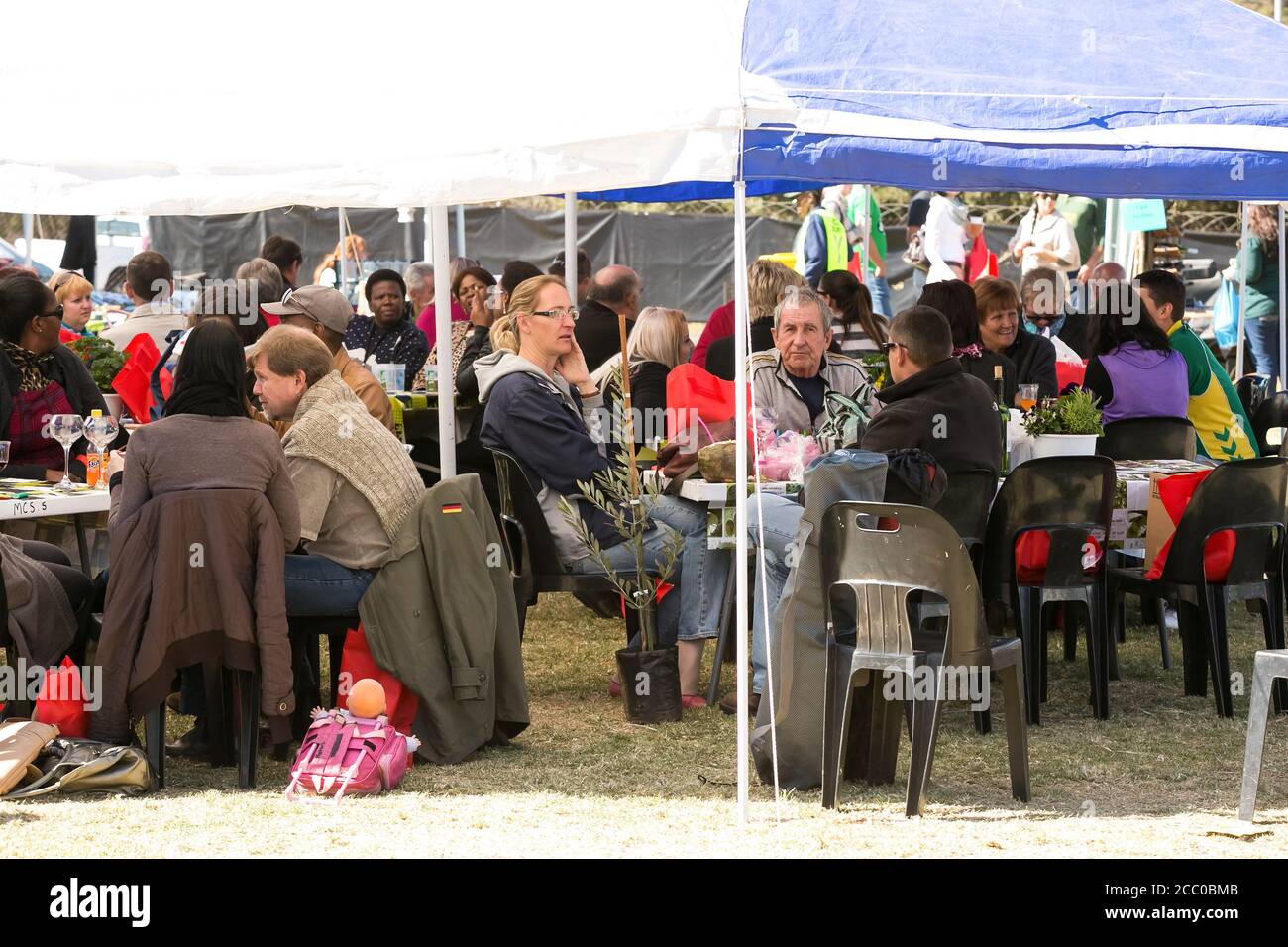 Market crowd johannesburg south africa hi-res stock photography and ...